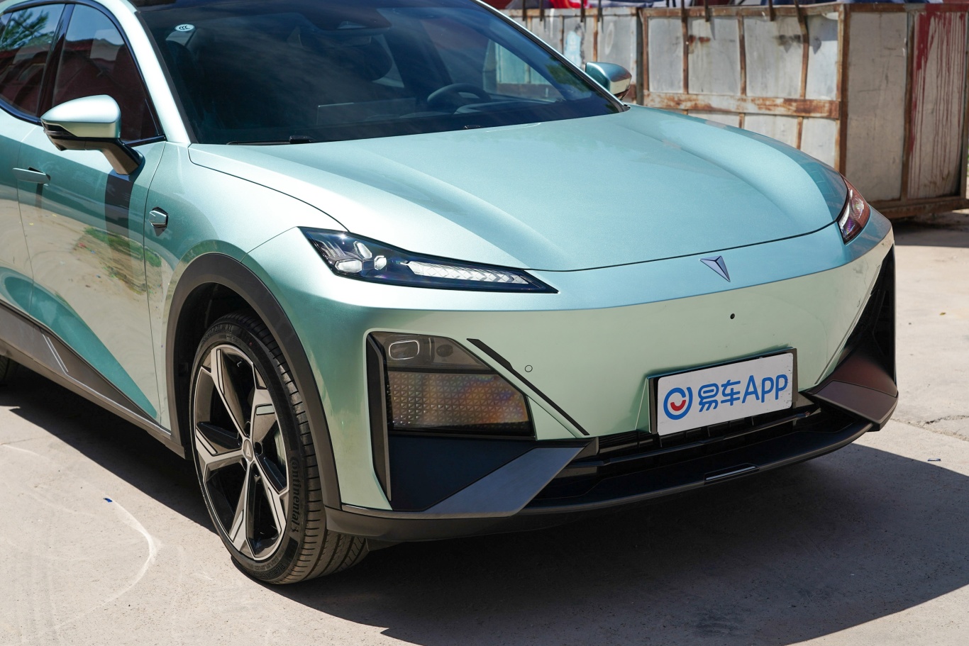 【深蓝S07纯电版 620km 620Max前格栅侧俯拍图片-汽车图片大全】-易车