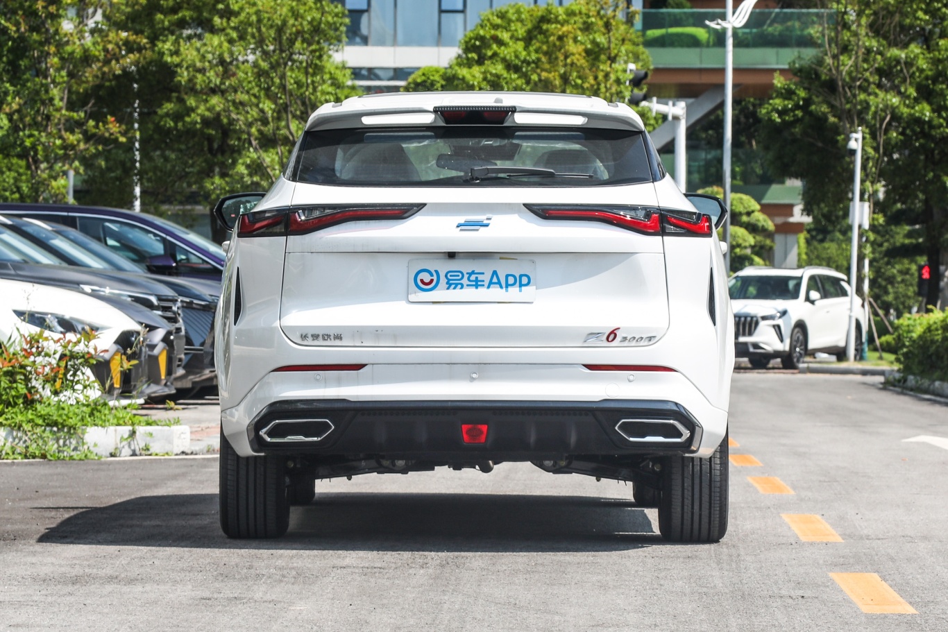 【长安欧尚Z61.5T 双离合智享型正后水平图片-汽车图片大全】-易车