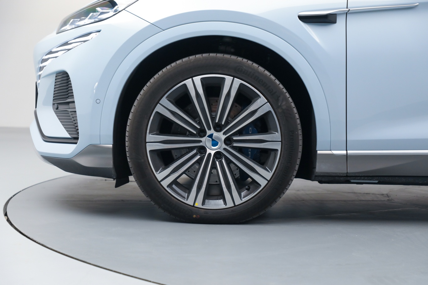 【腾势N7630km 四驱长续航性能Max版前轮毂造型图片-汽车图片大全】-易车