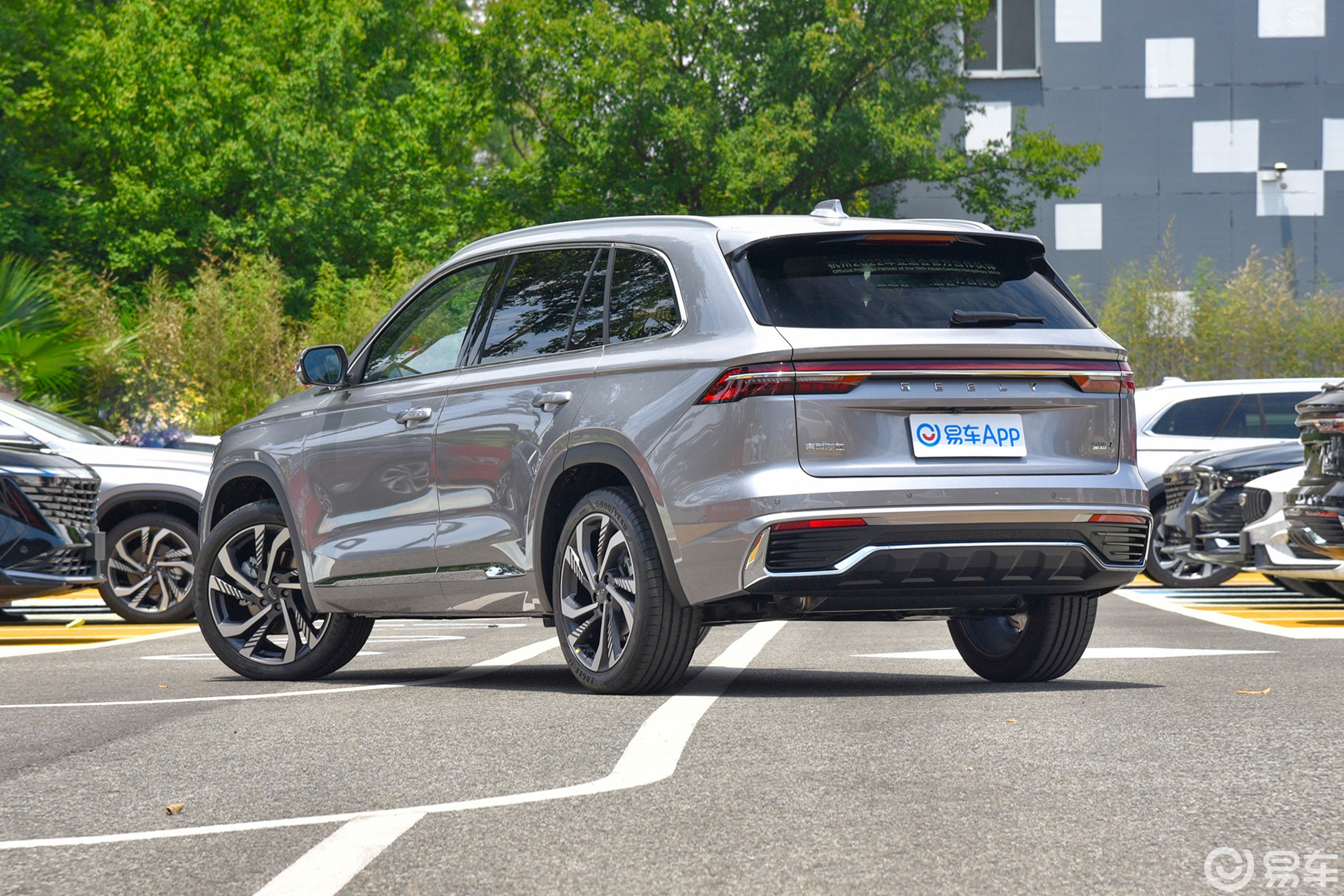 【星越L2.0T 自动两驱旗舰型侧后45度车头向左水平图片-汽车图片大全】-易车