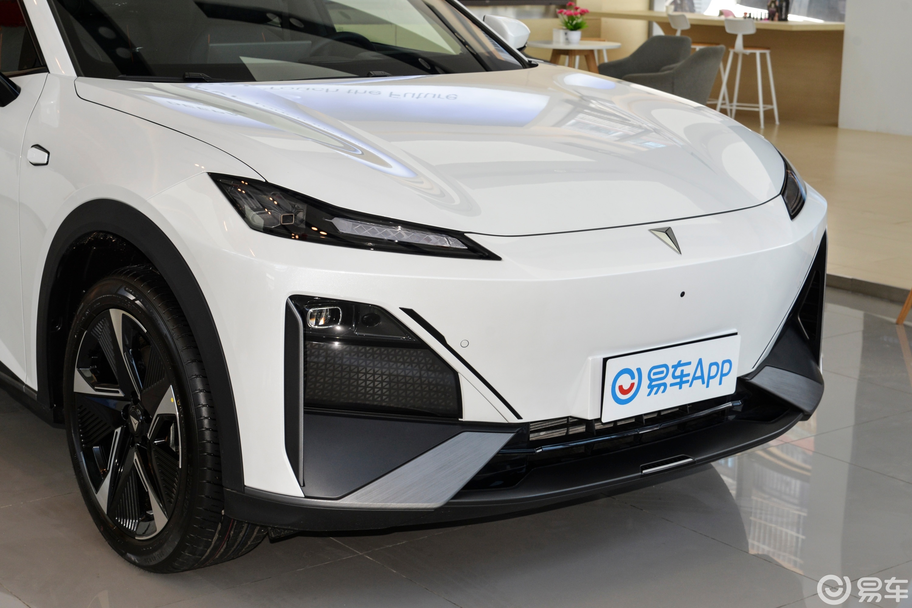 【深蓝S7纯电版 520km 520Max前格栅侧俯拍图片-汽车图片大全】-易车