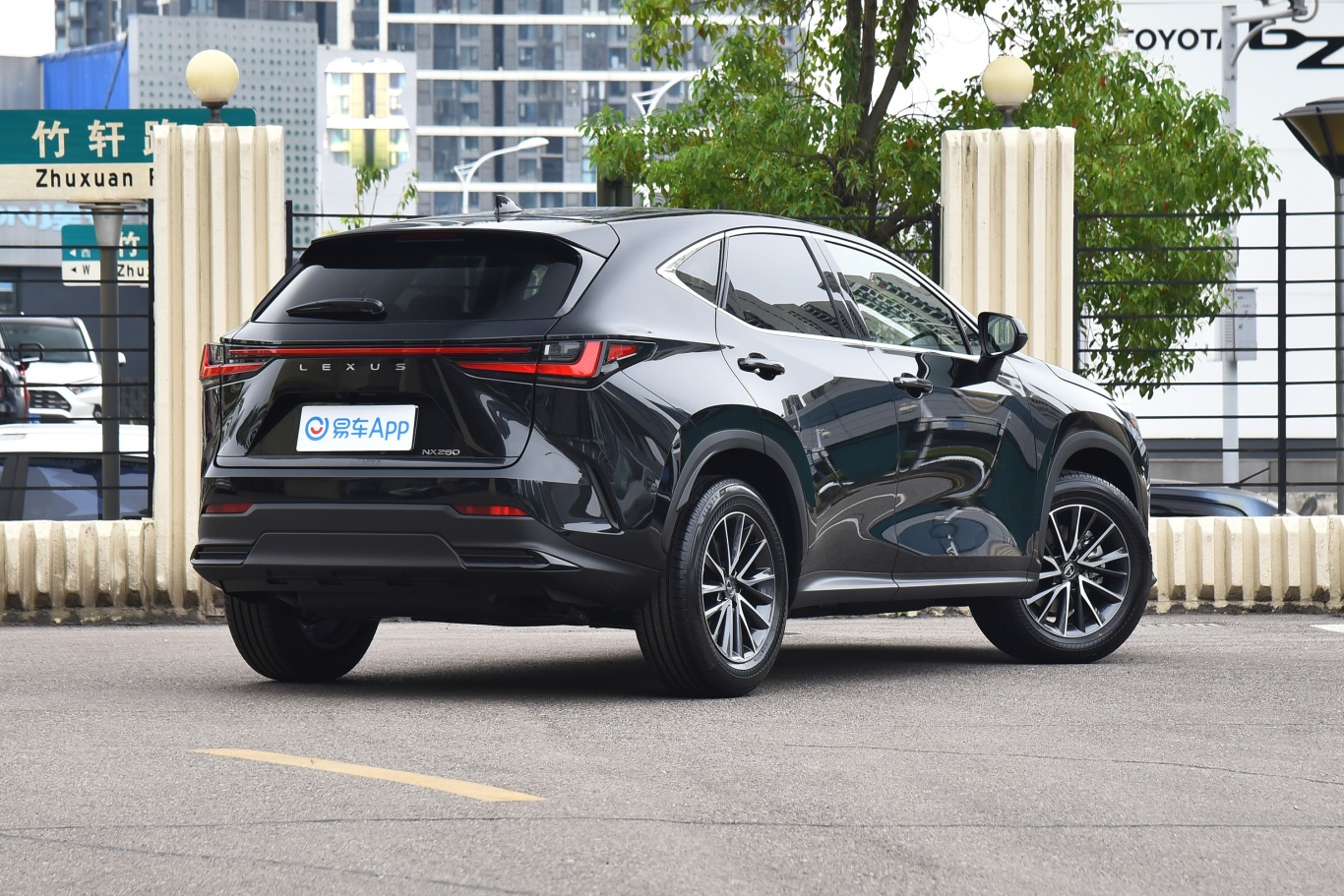 【雷克萨斯NX260 两驱创悦版侧后45度车头向右水平图片-汽车图片大全】-易车