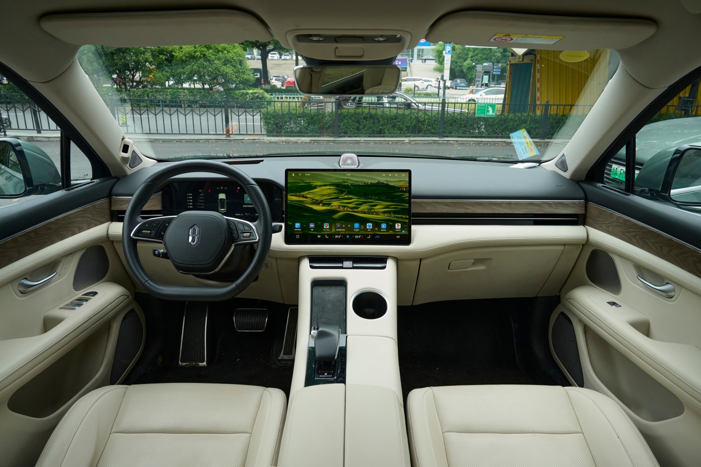 【问界M5增程版 180km 四驱至臻版内饰全景正拍图片-汽车图片大全】-易车