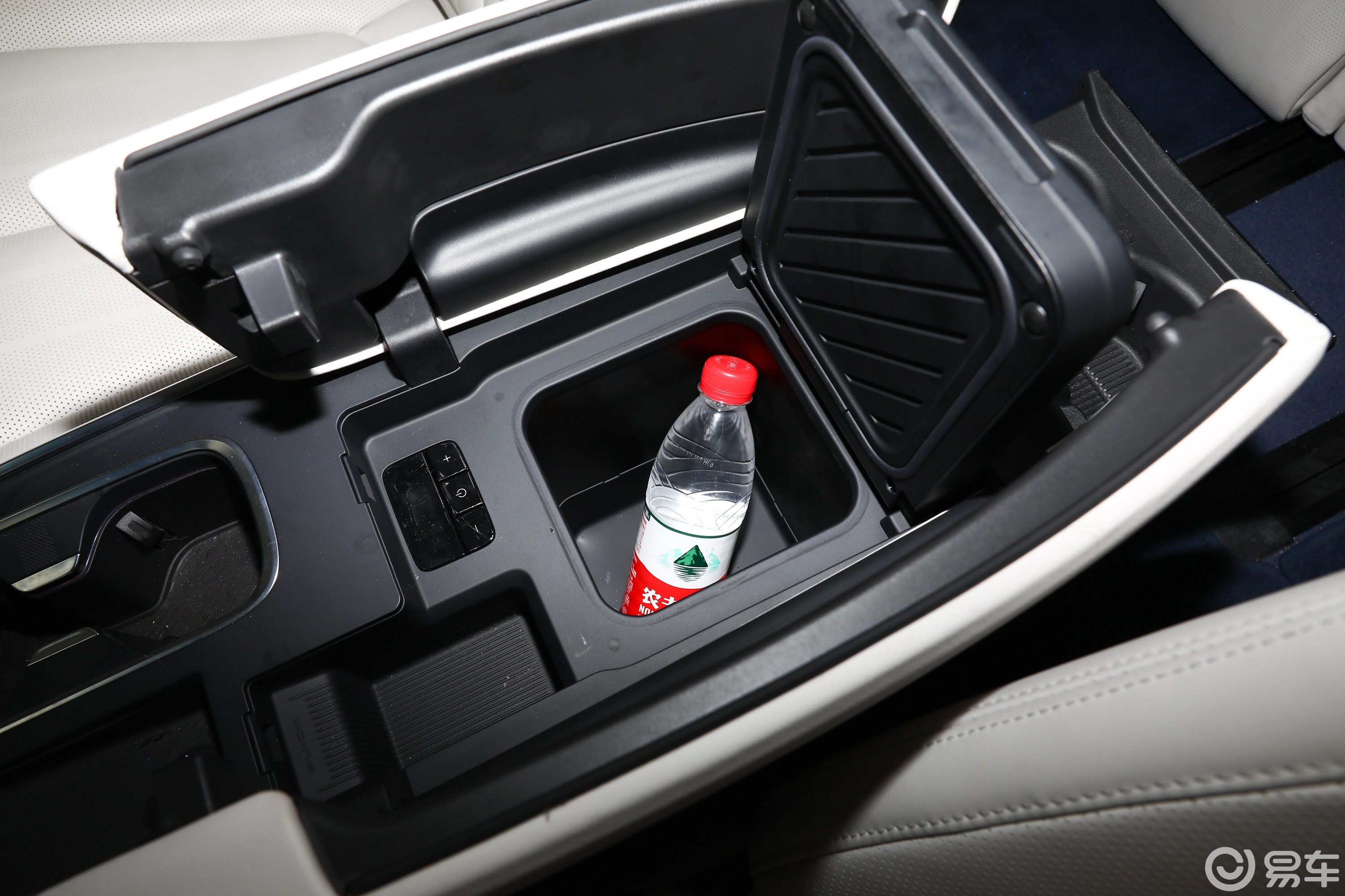 【世纪2.0T 蕴世版 7座前排扶手箱储物格图片-汽车图片大全】-易车