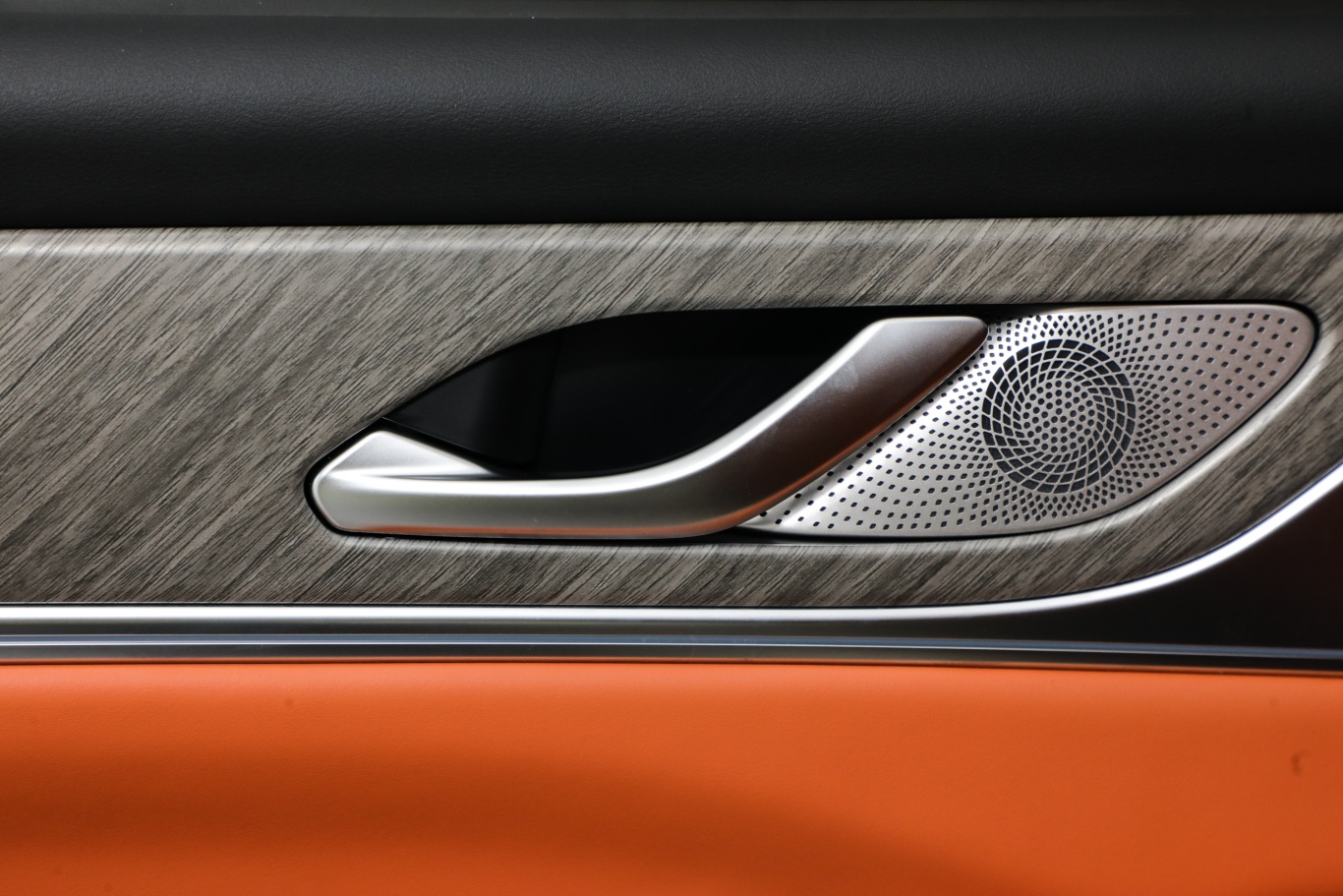 【魏牌蓝山1.5T 153km 两驱长续航版后排功能图片-汽车图片大全】-易车