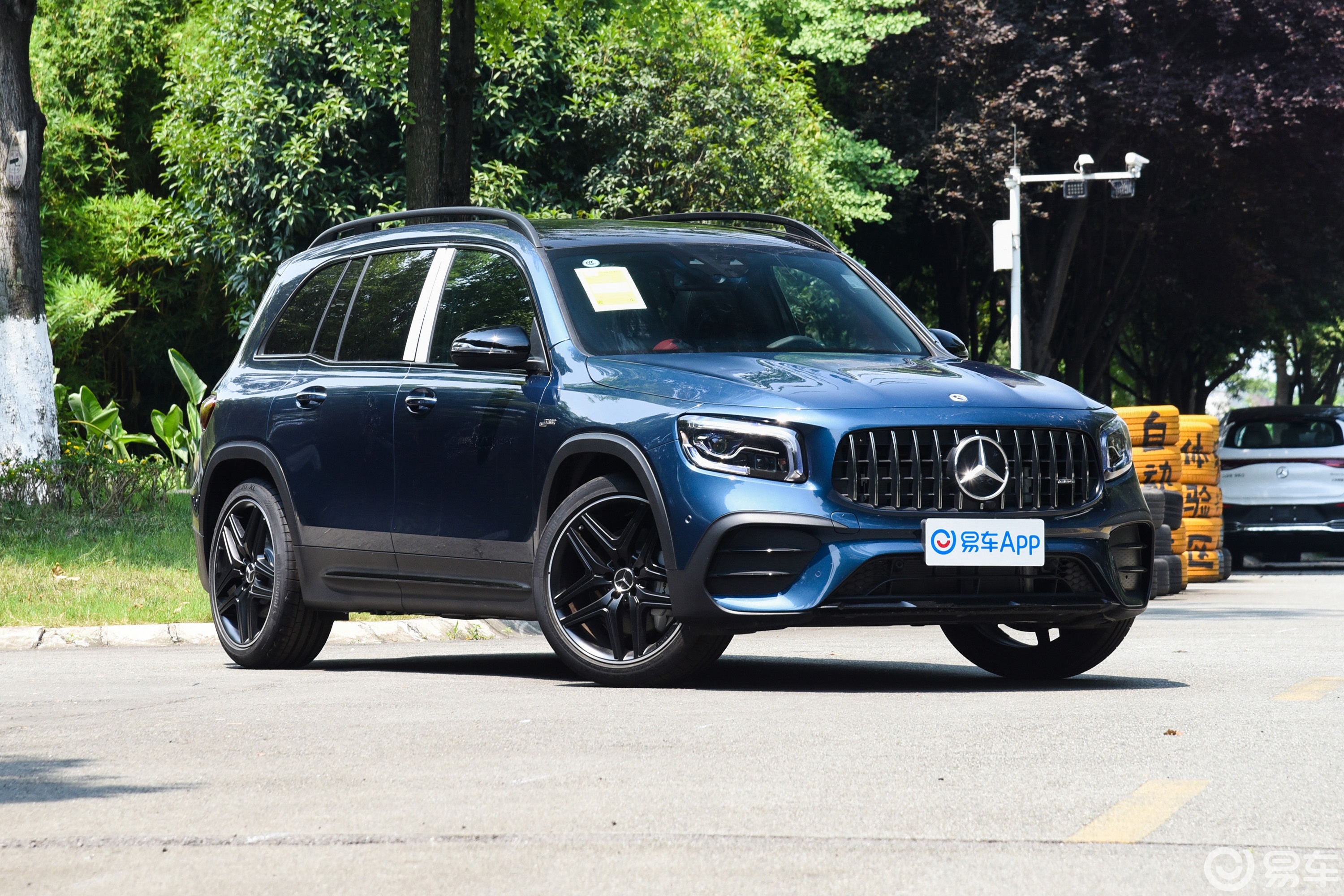 【奔驰GLB AMGAMG GLB 35 4MATIC侧前45度车头向右水平图片-汽车图片大全】-易车