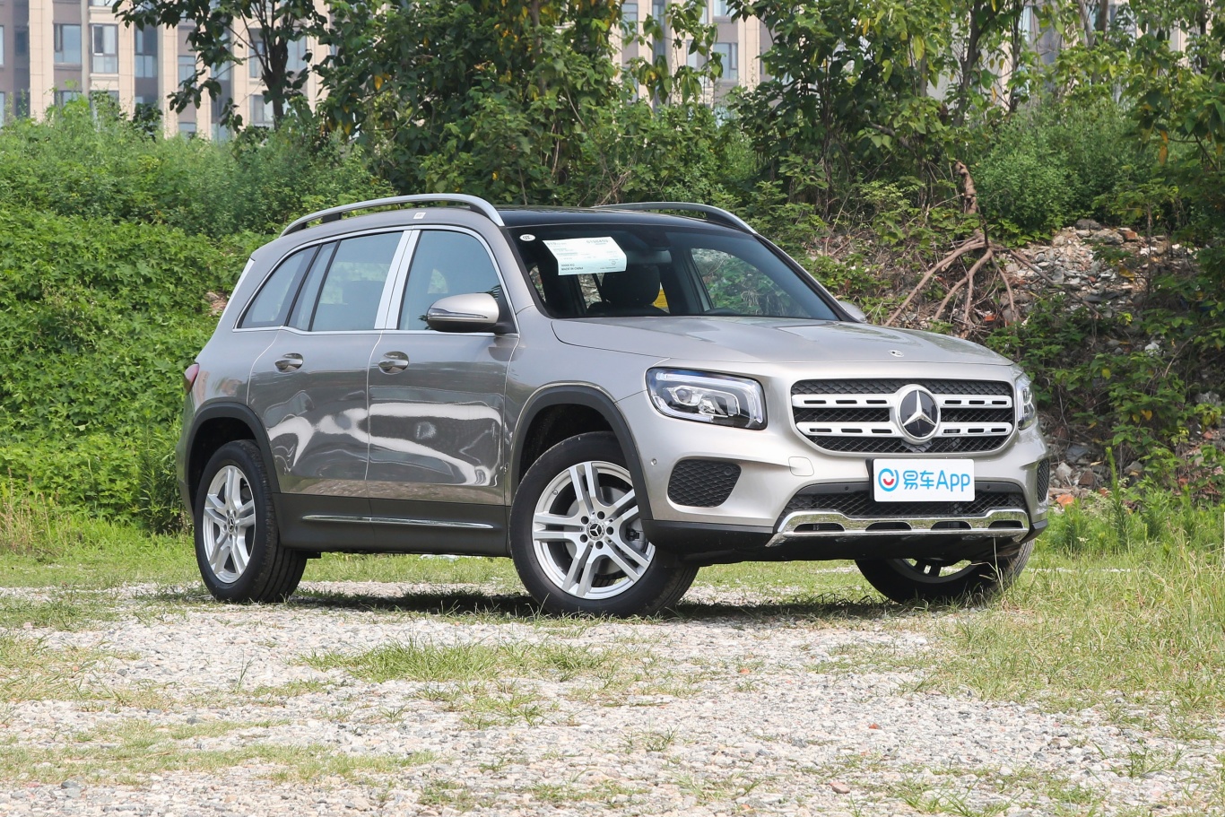【奔驰GLB改款 GLB 200 时尚型侧前45度车头向右水平图片-汽车图片大全】-易车