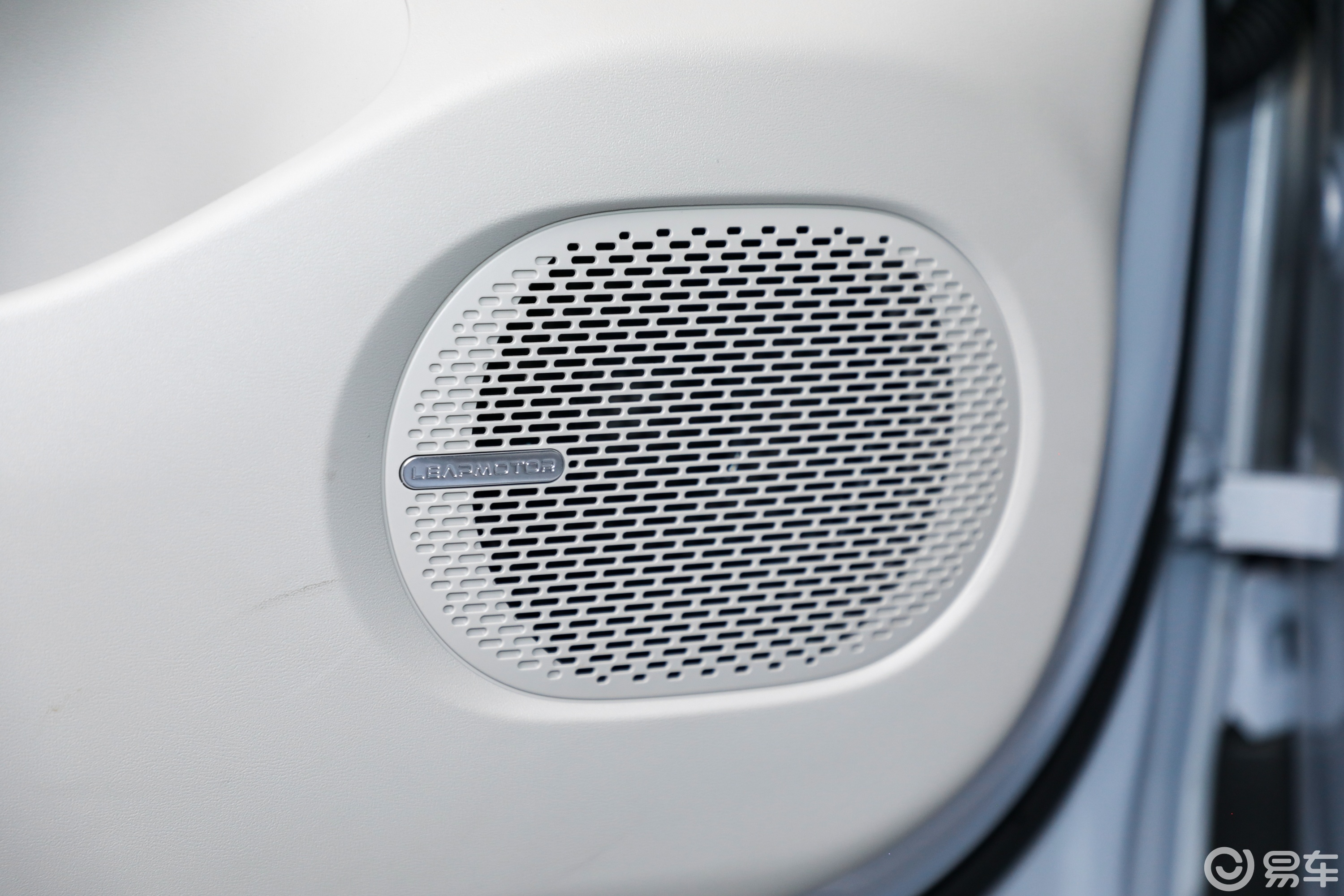 【零跑C11 纯电动650km 650后驱智享版音响和品牌图片-汽车图片大全】-易车