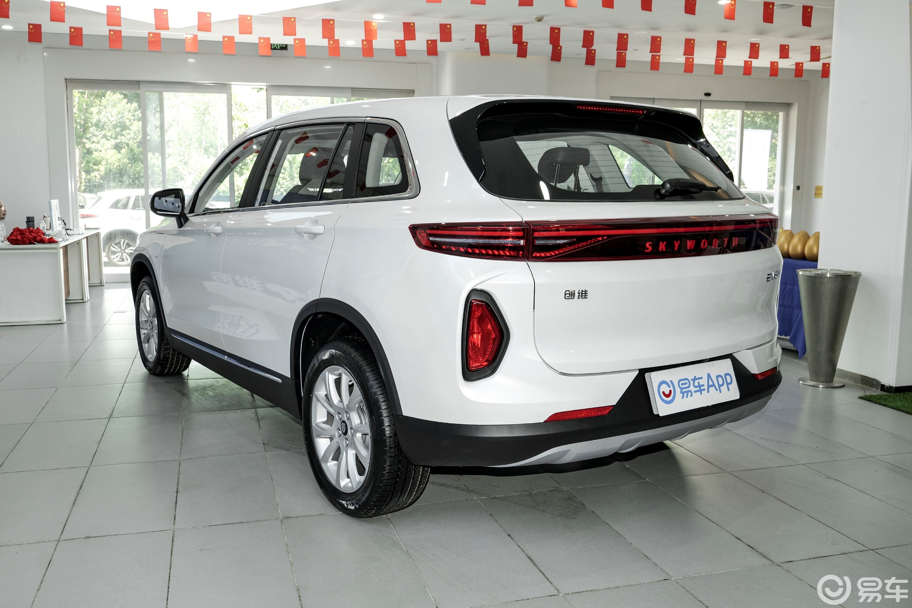 【创维EV6II 520km AIR侧后45度车头向左水平图片-汽车图片大全】-易车