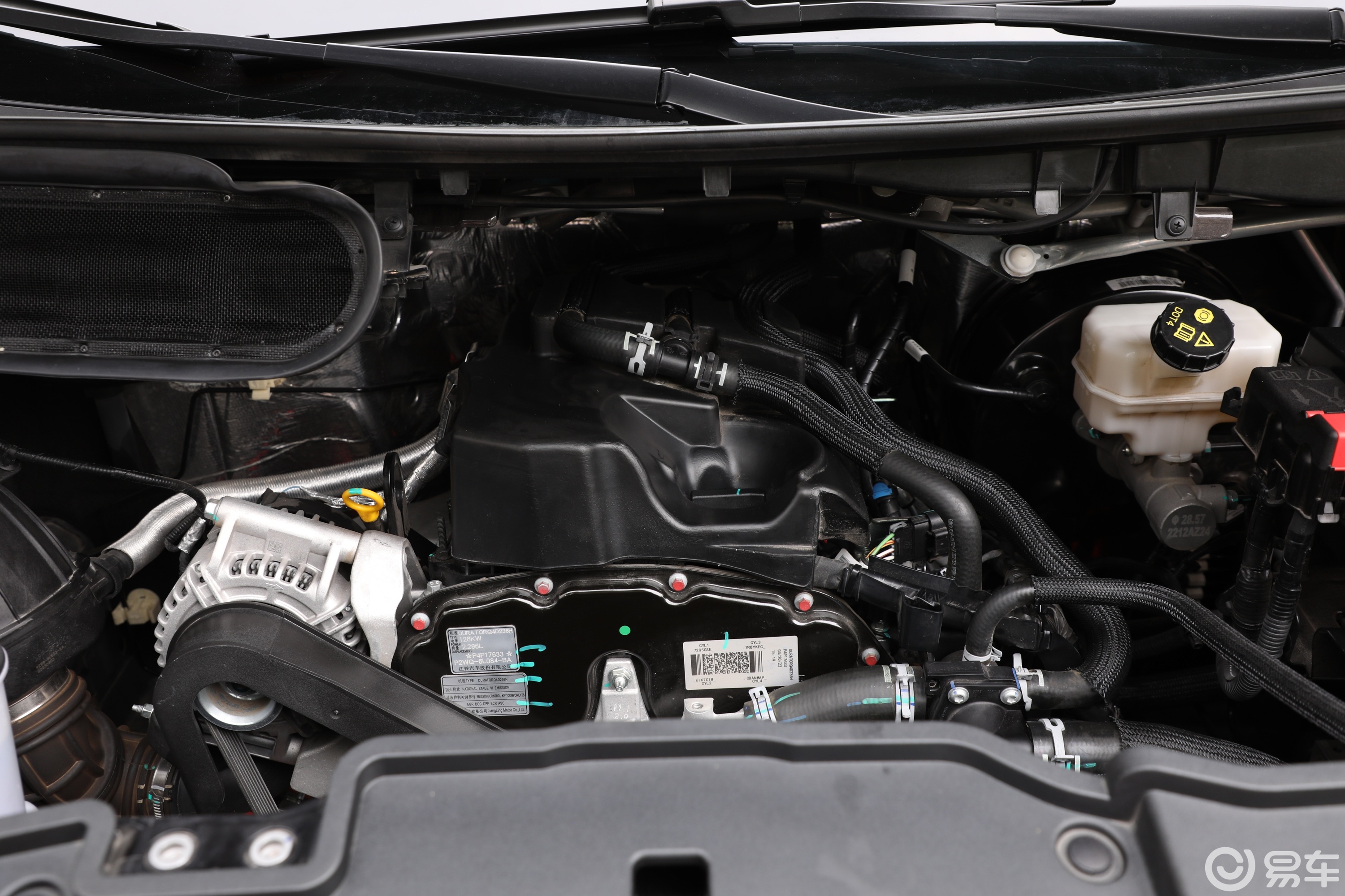 【全顺T8 2.3T 手动短轴中顶多功能版 6座(3+3)发动机特写图片-汽车图片大全】-易车