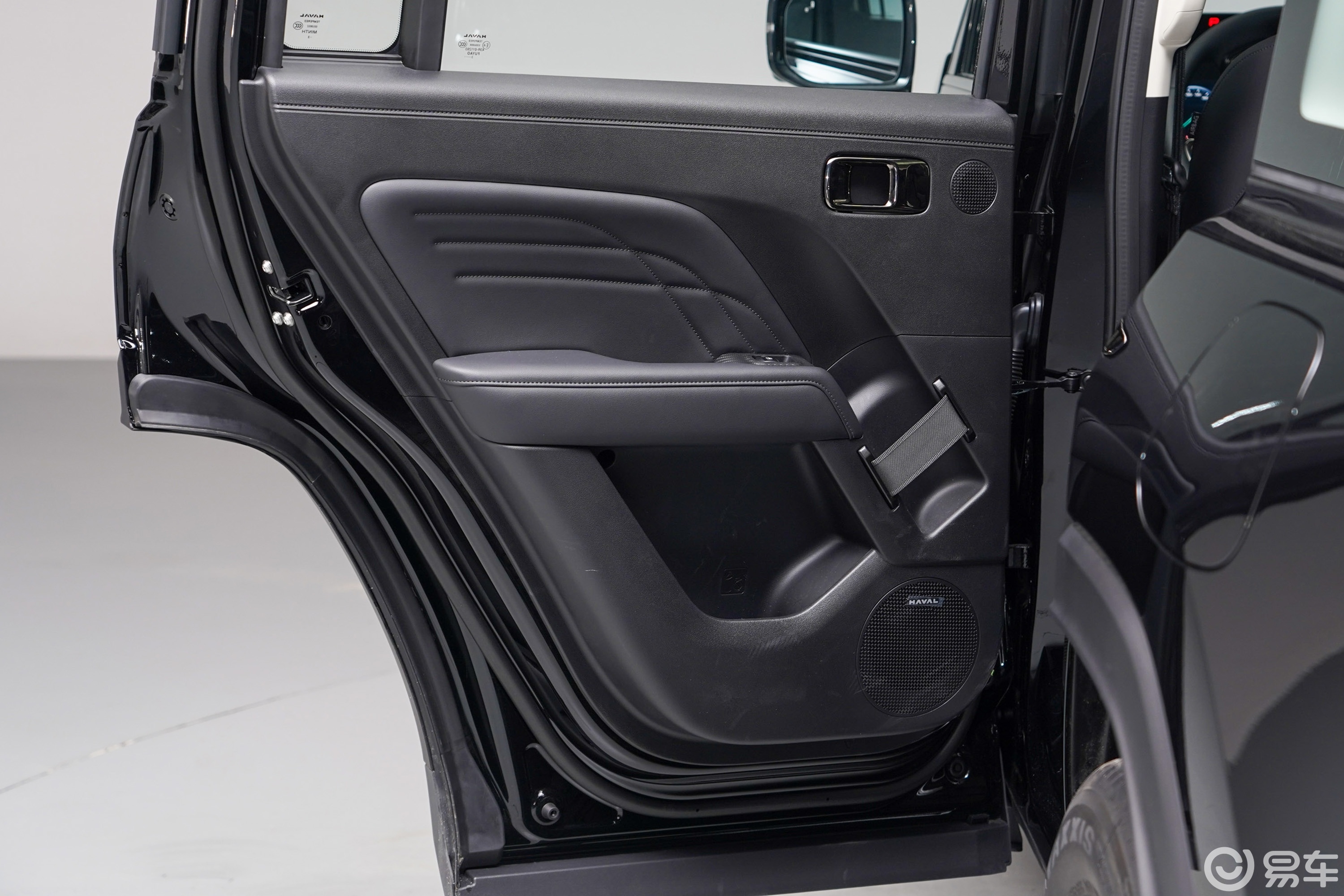 【哈弗猛龙1.5T 145km 探索版后排功能图片-汽车图片大全】-易车