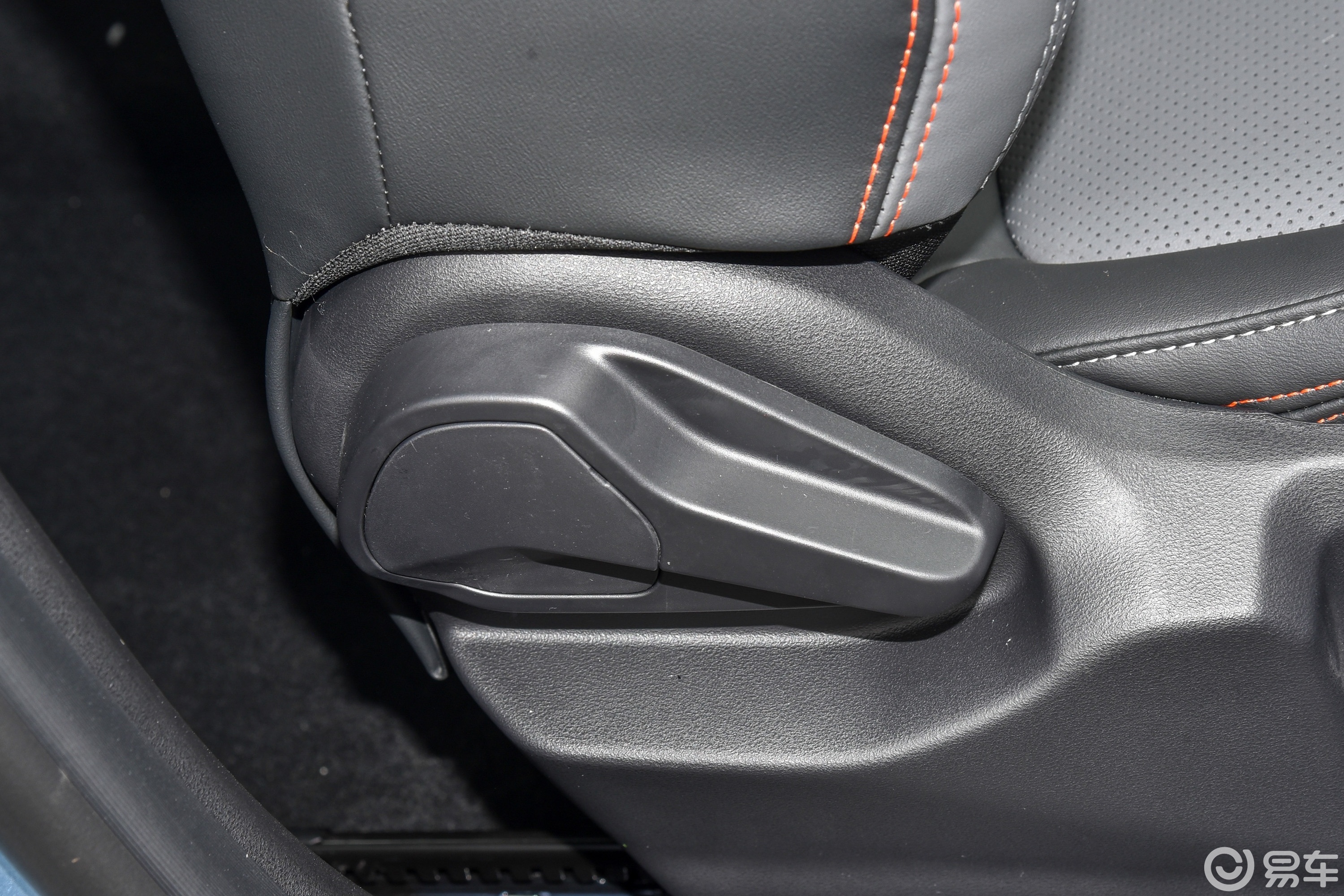 【博越博越COOL 1.5T 智联+副驾座椅调节图片-汽车图片大全】-易车