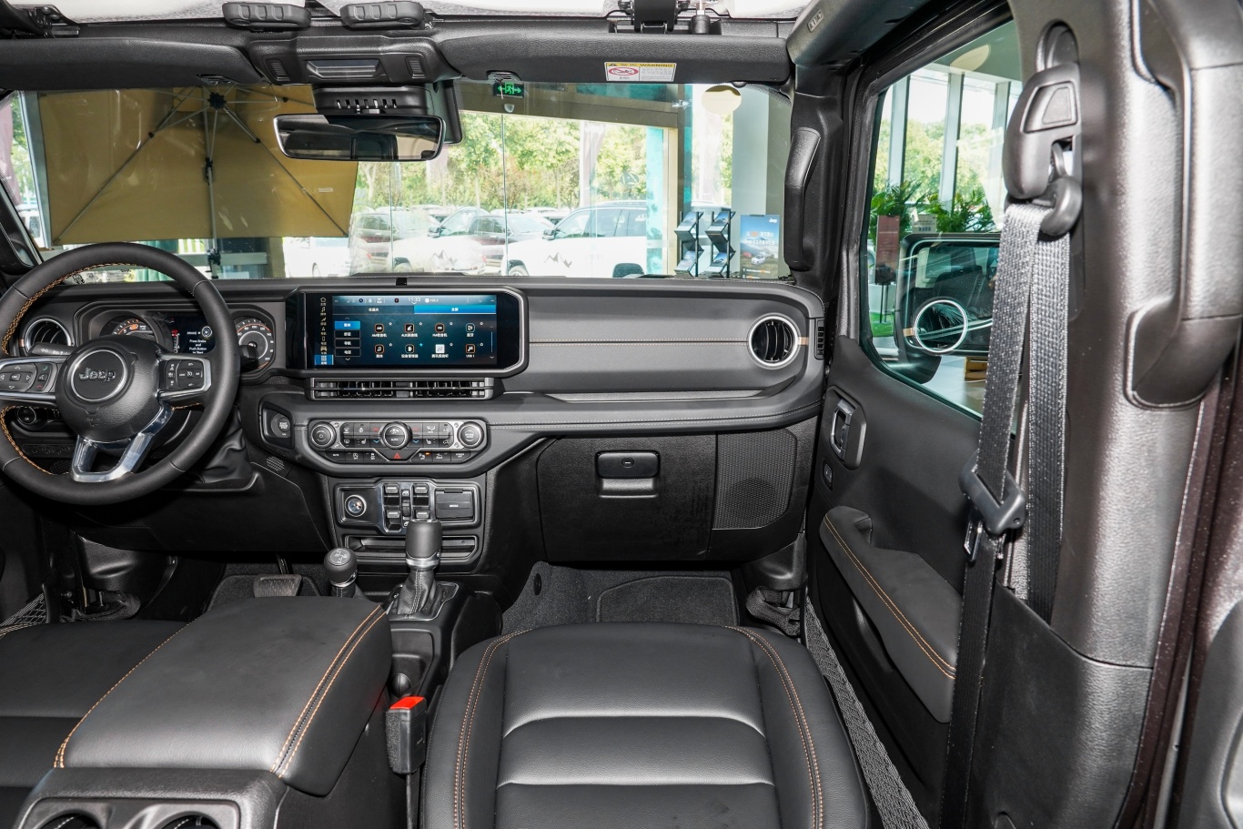 【牧马人2.0T 撒哈拉四门版副驾驶位区域图片-汽车图片大全】-易车