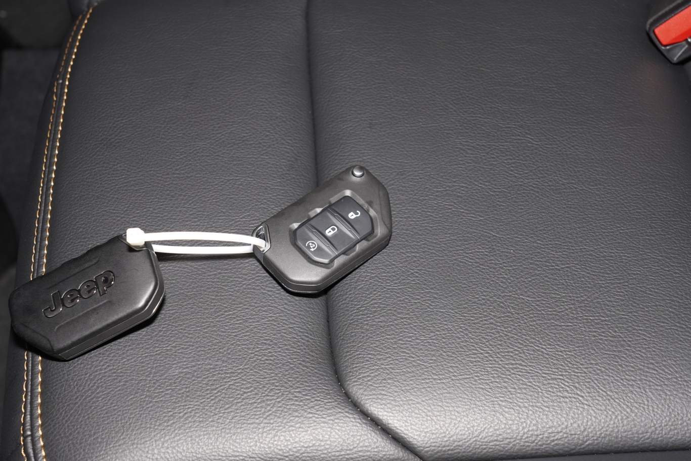 【牧马人2.0T 撒哈拉四门版钥匙正面图片-汽车图片大全】-易车