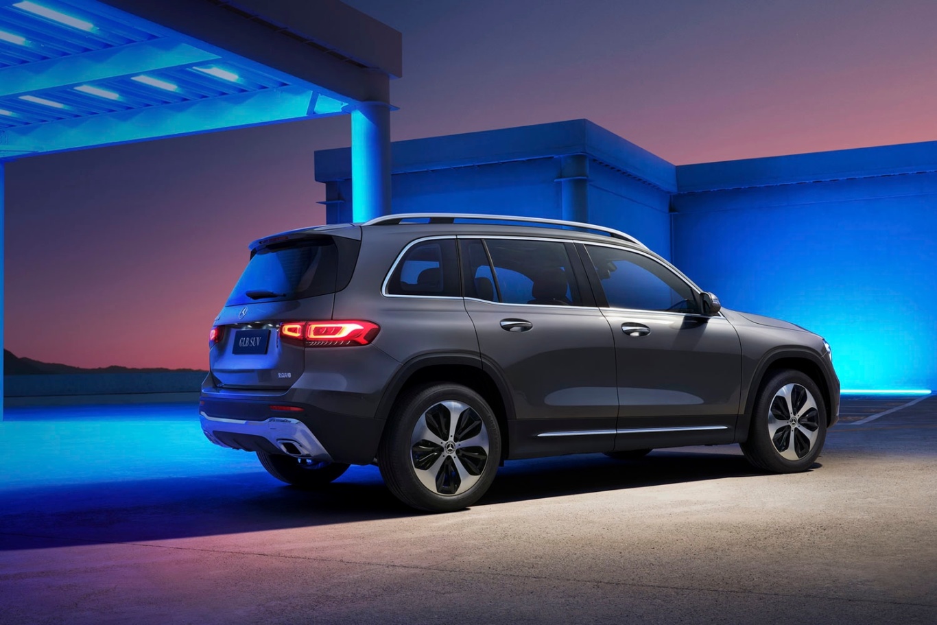 【奔驰GLB图片-汽车图片大全】-易车