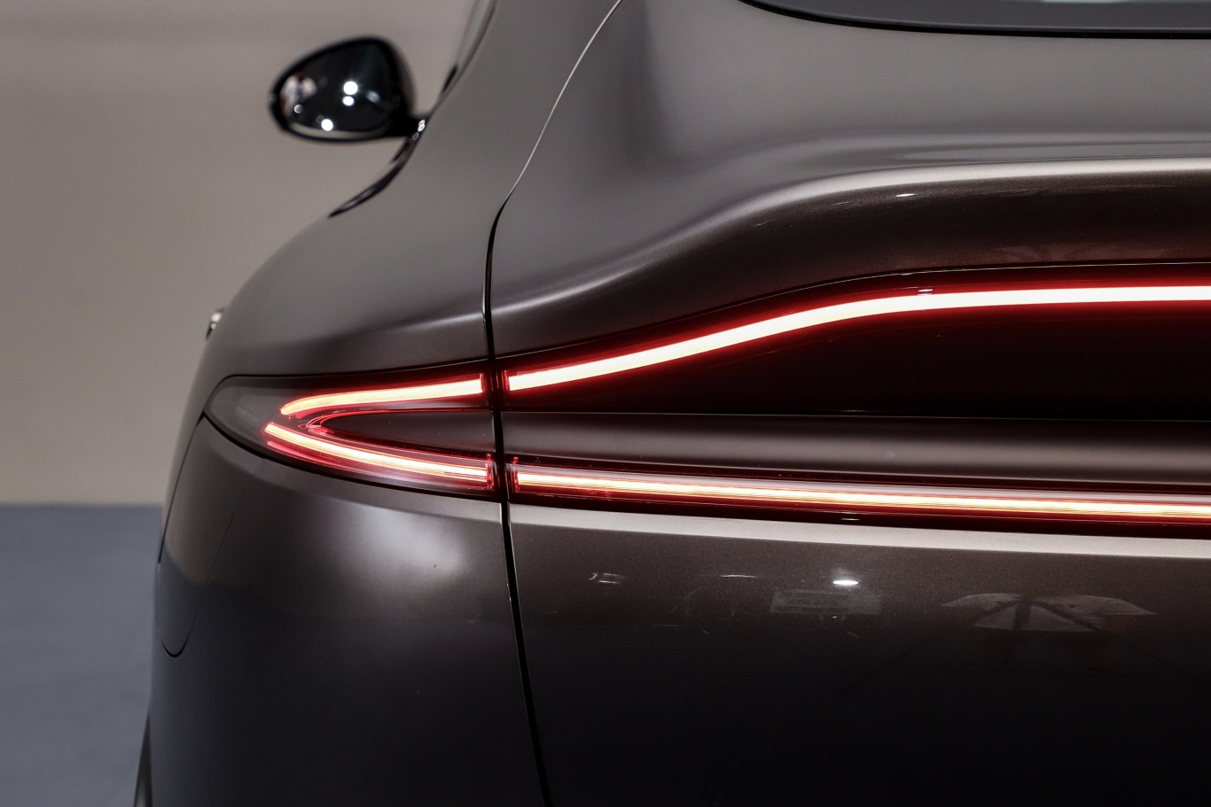 【智己LS6702km 四驱Max超强性能版外观灯组图片-汽车图片大全】-易车