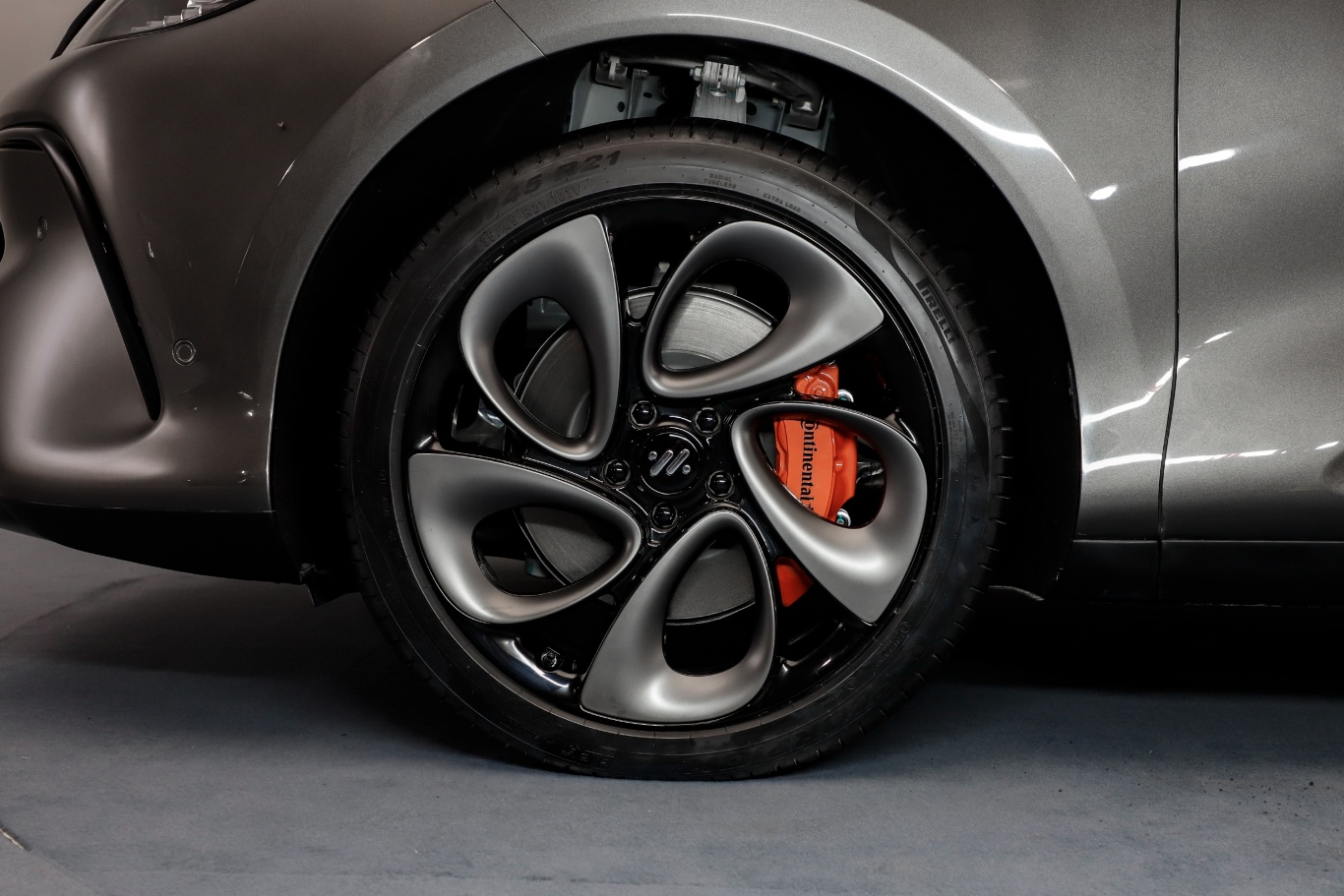 【智己LS6702km 四驱Max超强性能版前轮毂造型图片-汽车图片大全】-易车