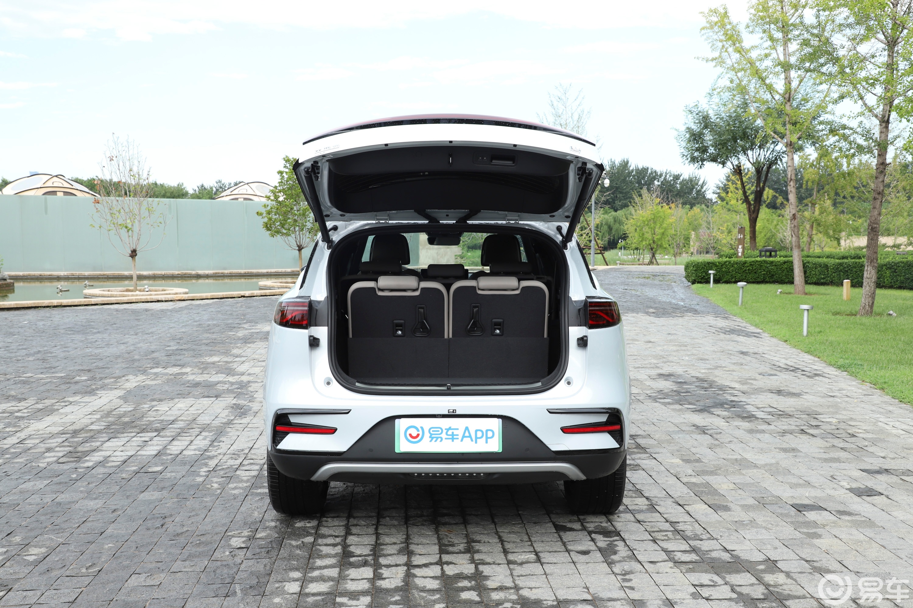 【唐新能源EV 冠军版 730km 前驱尊享型 7座后备厢图片-汽车图片大全】-易车