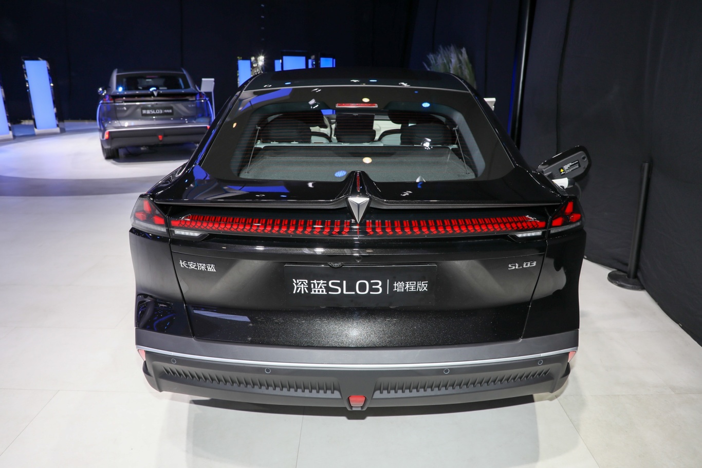 【深蓝SL03增程版 200km Max图片-汽车图片大全】-易车