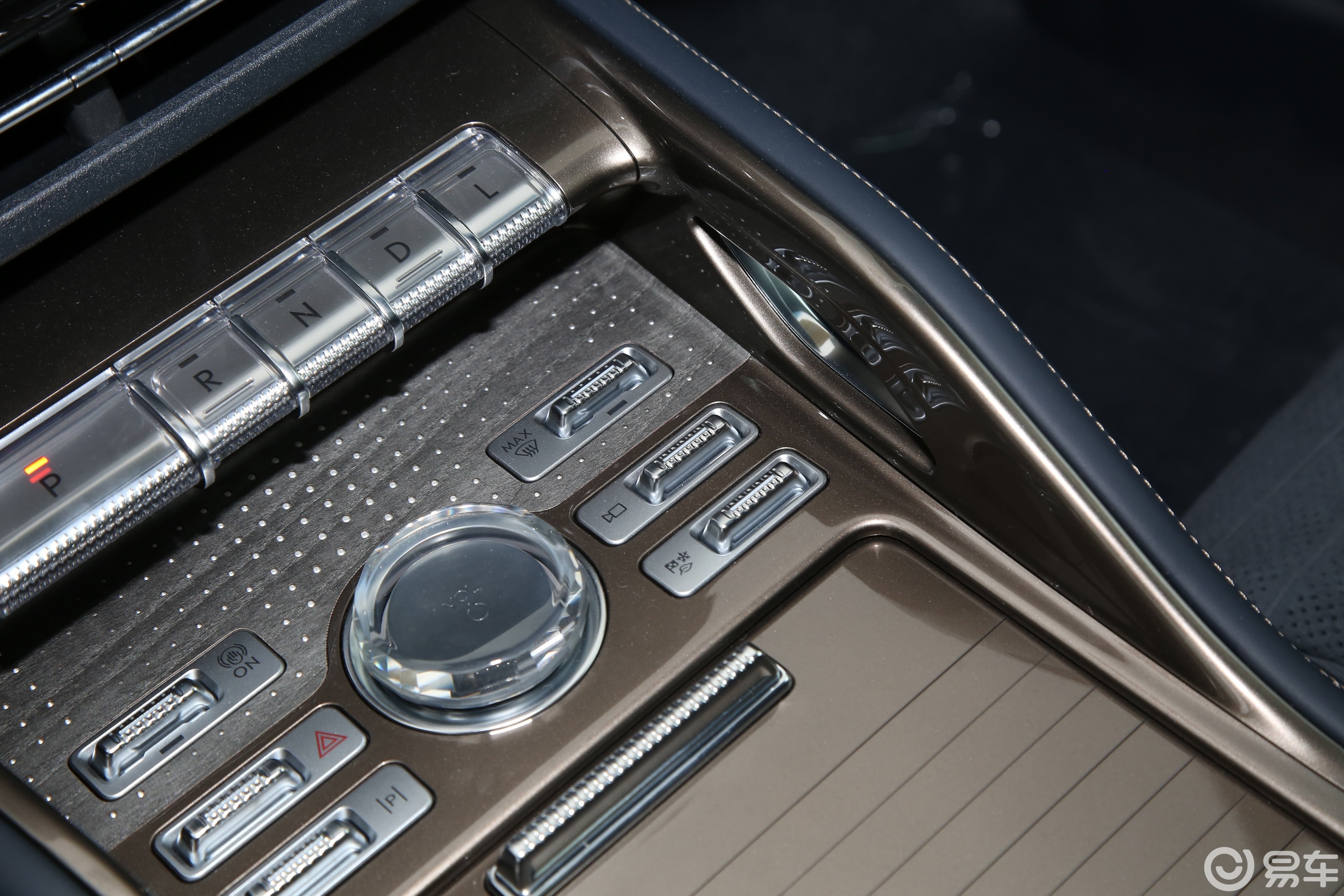 【航海家混动 2.0T 四驱总统版中控图片-汽车图片大全】-易车