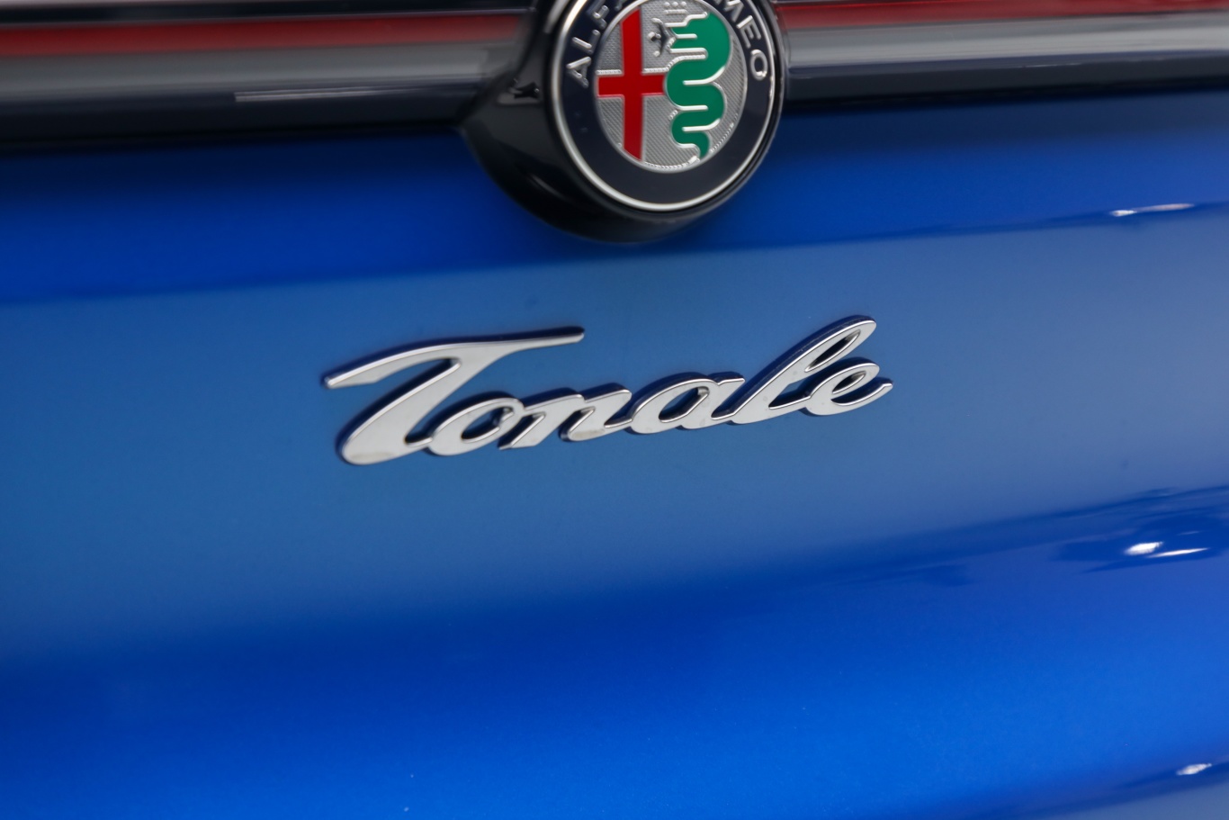 【Tonale托纳利2.0T 赛道版外观细节图片-汽车图片大全】-易车