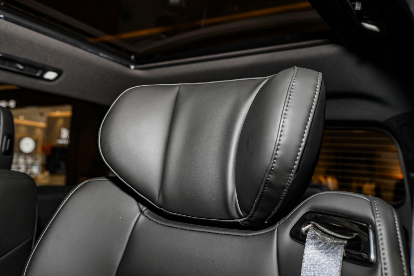 【极石011.5T 235km 尊享版 6座后排空间图片-汽车图片大全】-易车