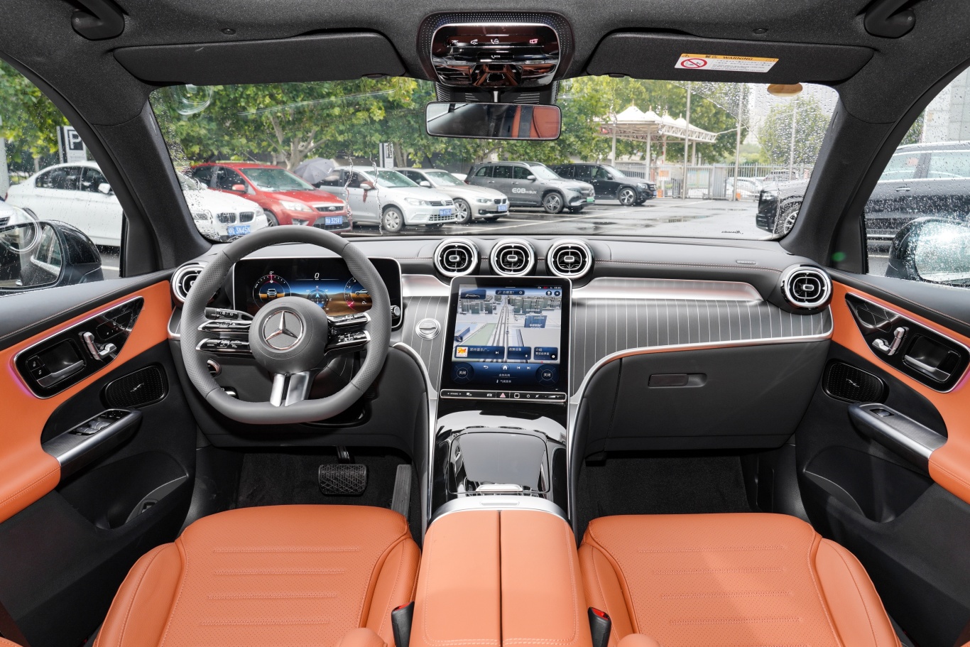 【奔驰GLC改款 GLC 260 L 4MATIC 豪华型 5座内饰全景正拍图片-汽车图片大全】-易车
