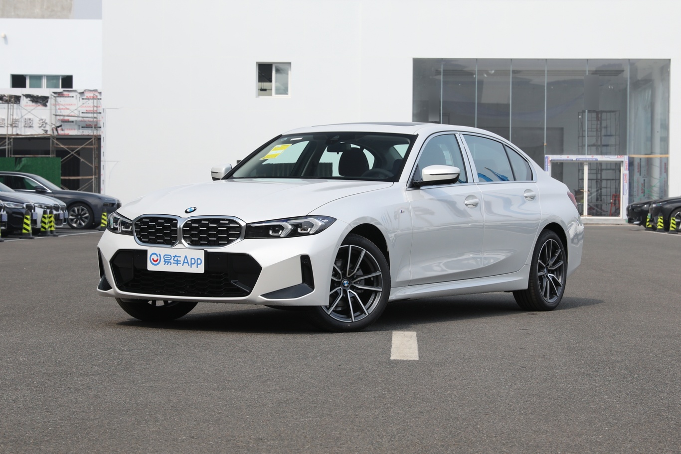 【宝马3系325Li M运动套装侧前45度车头向左水平图片-汽车图片大全】-易车