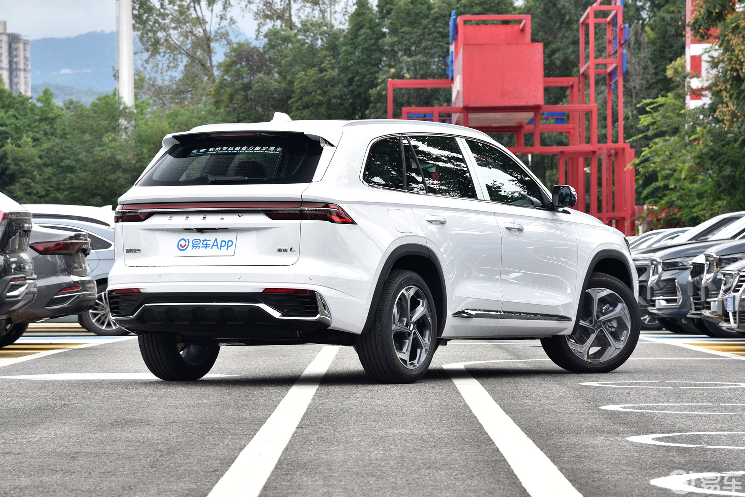 【星越L2.0T 自动两驱云起版侧后45度车头向右水平图片-汽车图片大全】-易车