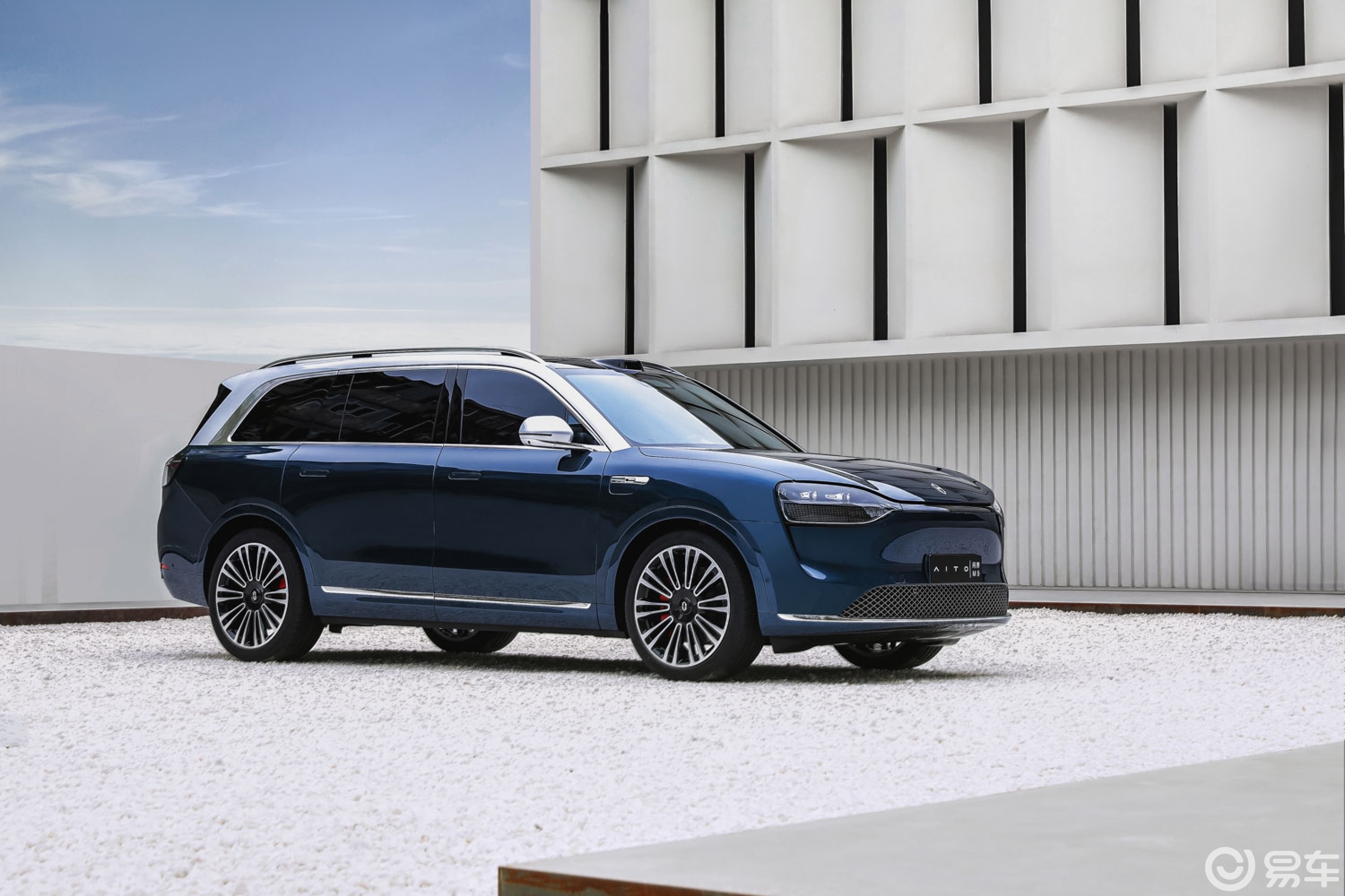 【问界M9图片-汽车图片大全】-易车