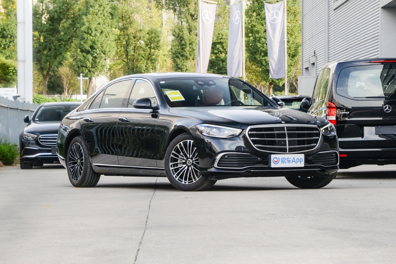 【奔驰S级 插电混动改款 S 450 e L侧前45度车头向右水平图片-汽车图片大全】-易车