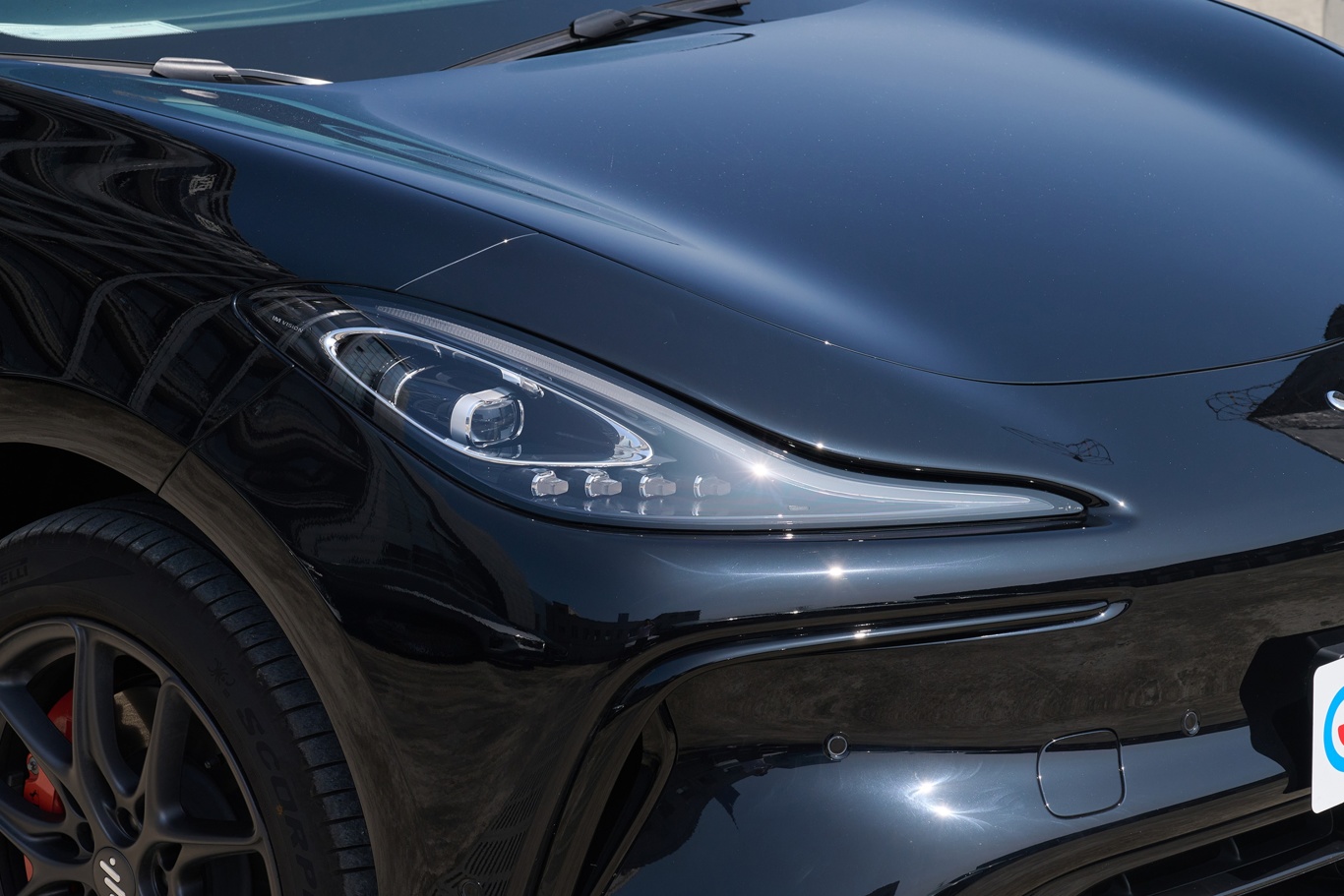 【智己LS6702km 四驱Max超强性能版大灯侧45度俯拍图片-汽车图片大全】-易车