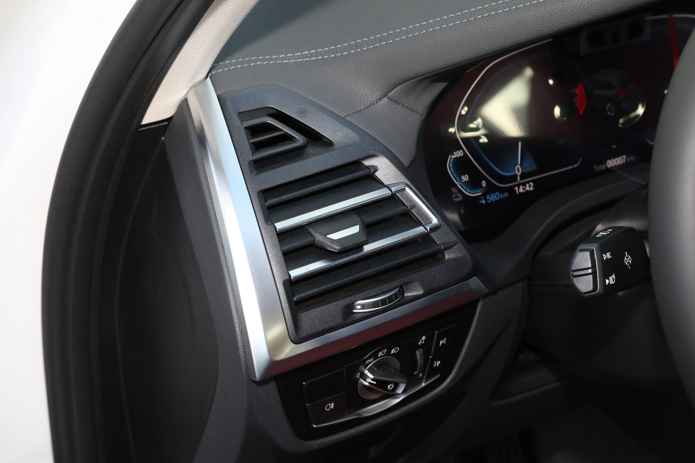 【宝马iX3改款 535km 创领型主驾驶位图片-汽车图片大全】-易车