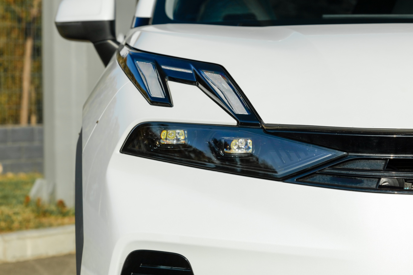 【领克06 EM-PEM-P 1.5L 56km 标准续航Pro外观灯组图片-汽车图片大全】-易车