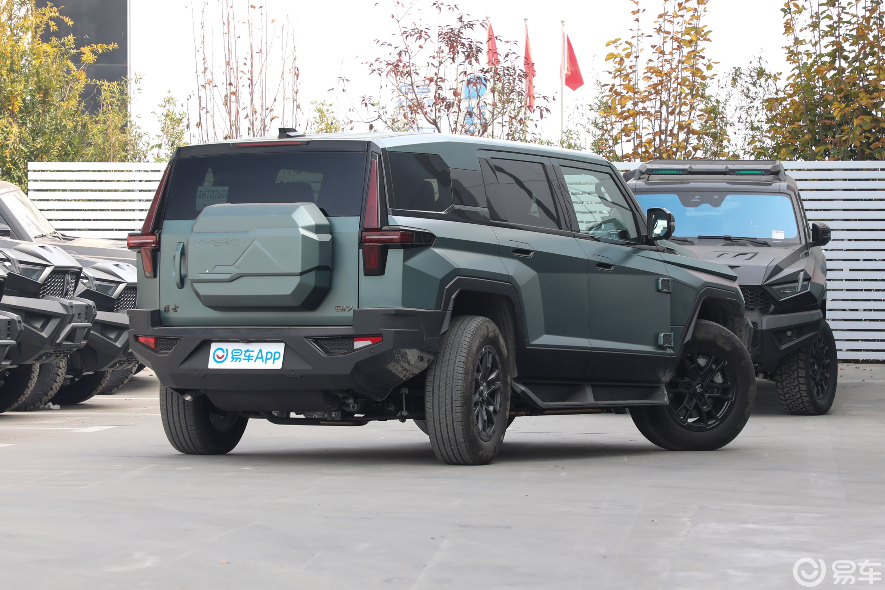 【猛士917增程式 200km侧后45度车头向右水平图片-汽车图片大全】-易车