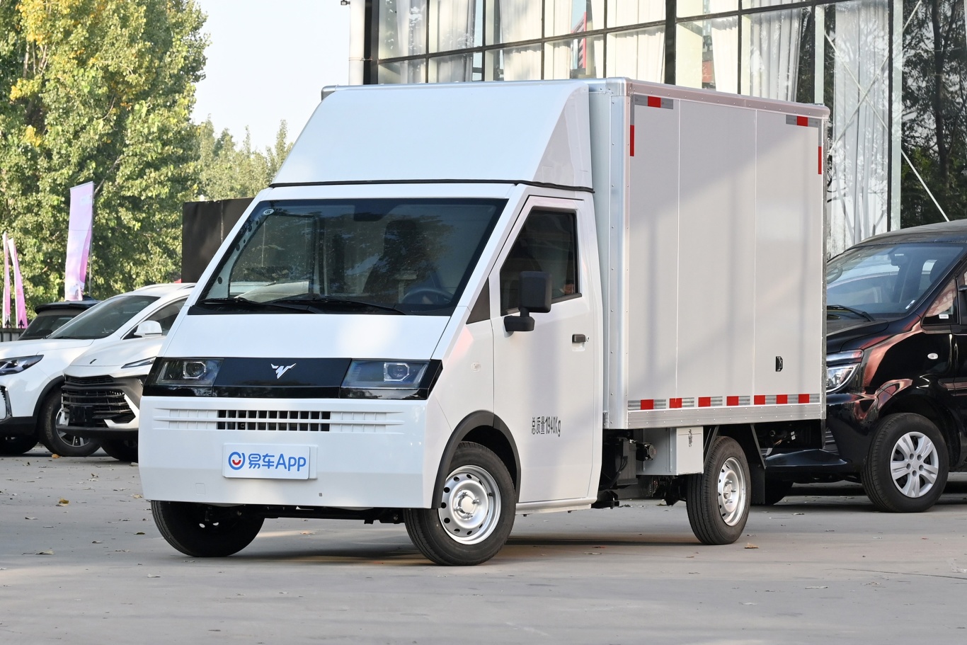 【大力牛魔王D05铁牛5号 180km 厢式车高顶舒适型侧前45度车头向左水平图片-汽车图片大全】-易车