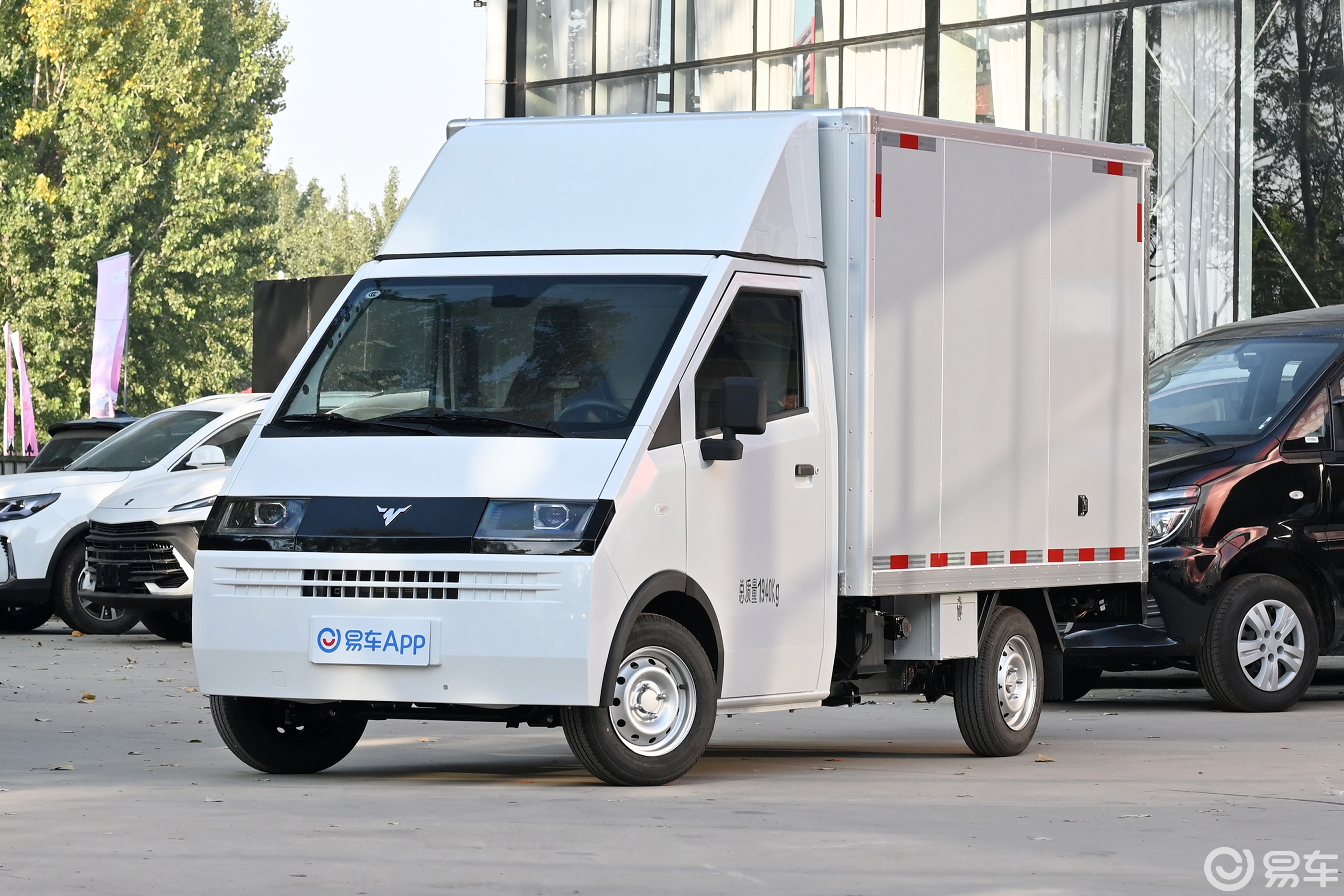 【大力牛魔王D05铁牛5号 180km 厢式车高顶舒适型侧前45度车头向左水平图片-汽车图片大全】-易车