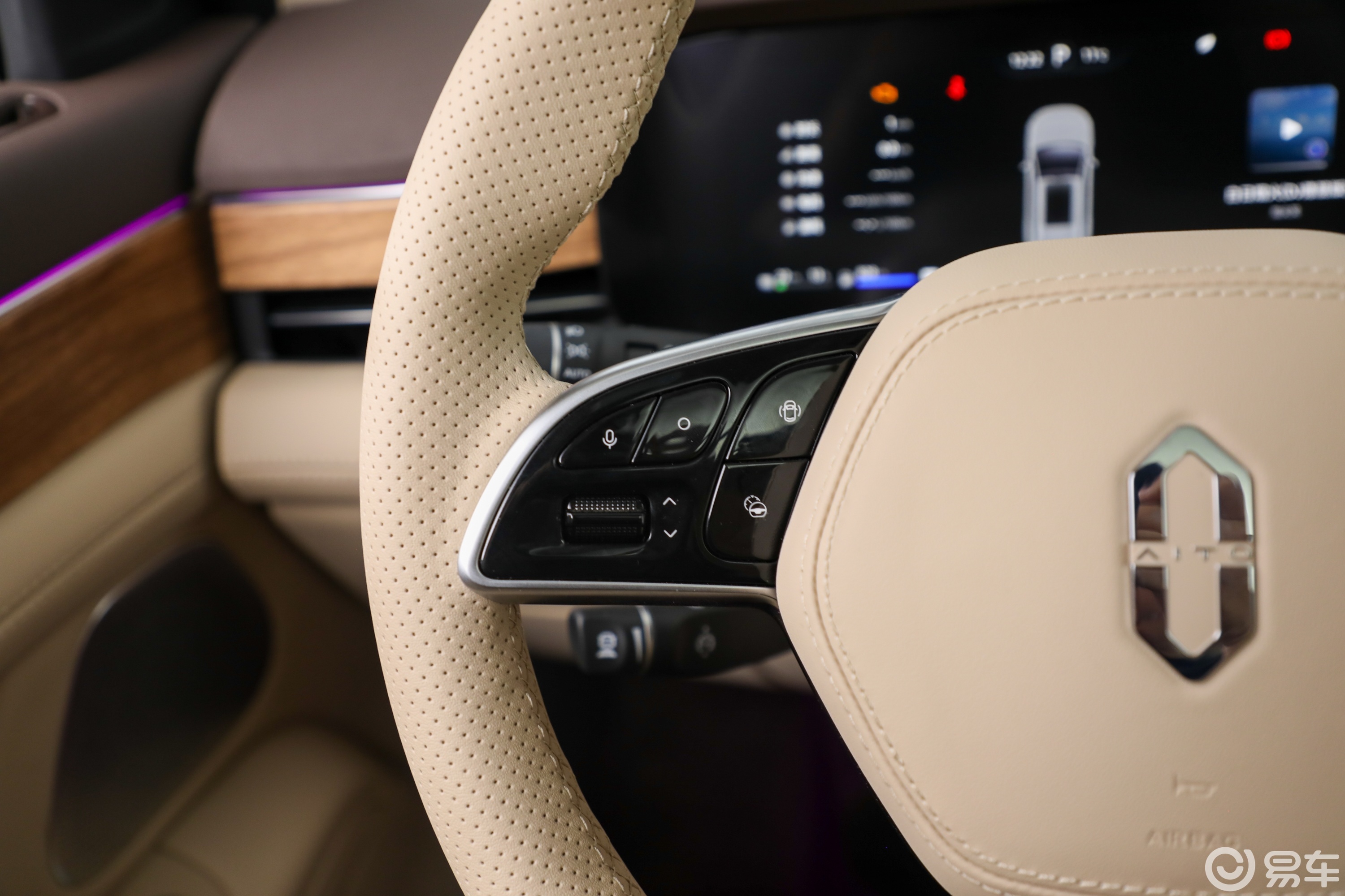 【问界M71.5T 210km 四驱MAX智驾版 5座左侧方向盘功能按键图片-汽车图片大全】-易车
