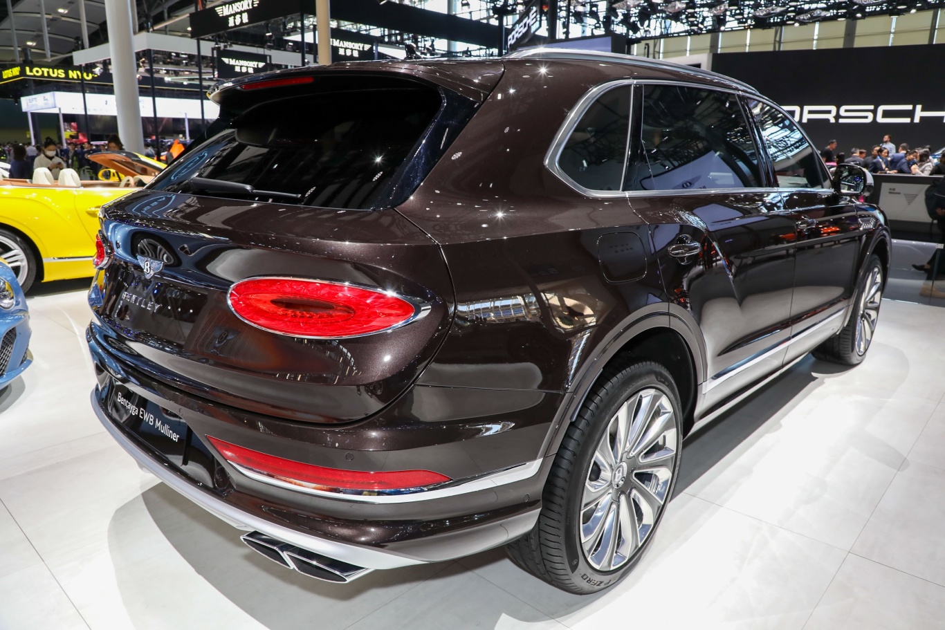 【添越4.0T V8 长轴距MULLINER版外观图片-汽车图片大全】-易车