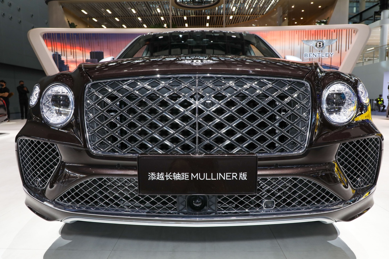 【添越4.0T V8 长轴距MULLINER版外观图片-汽车图片大全】-易车