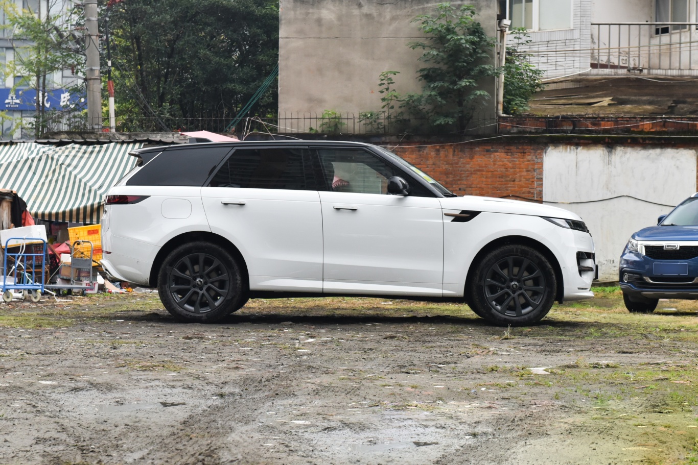 【揽胜运动版3.0T Dynamic SE正侧车头向右水平图片-汽车图片大全】-易车