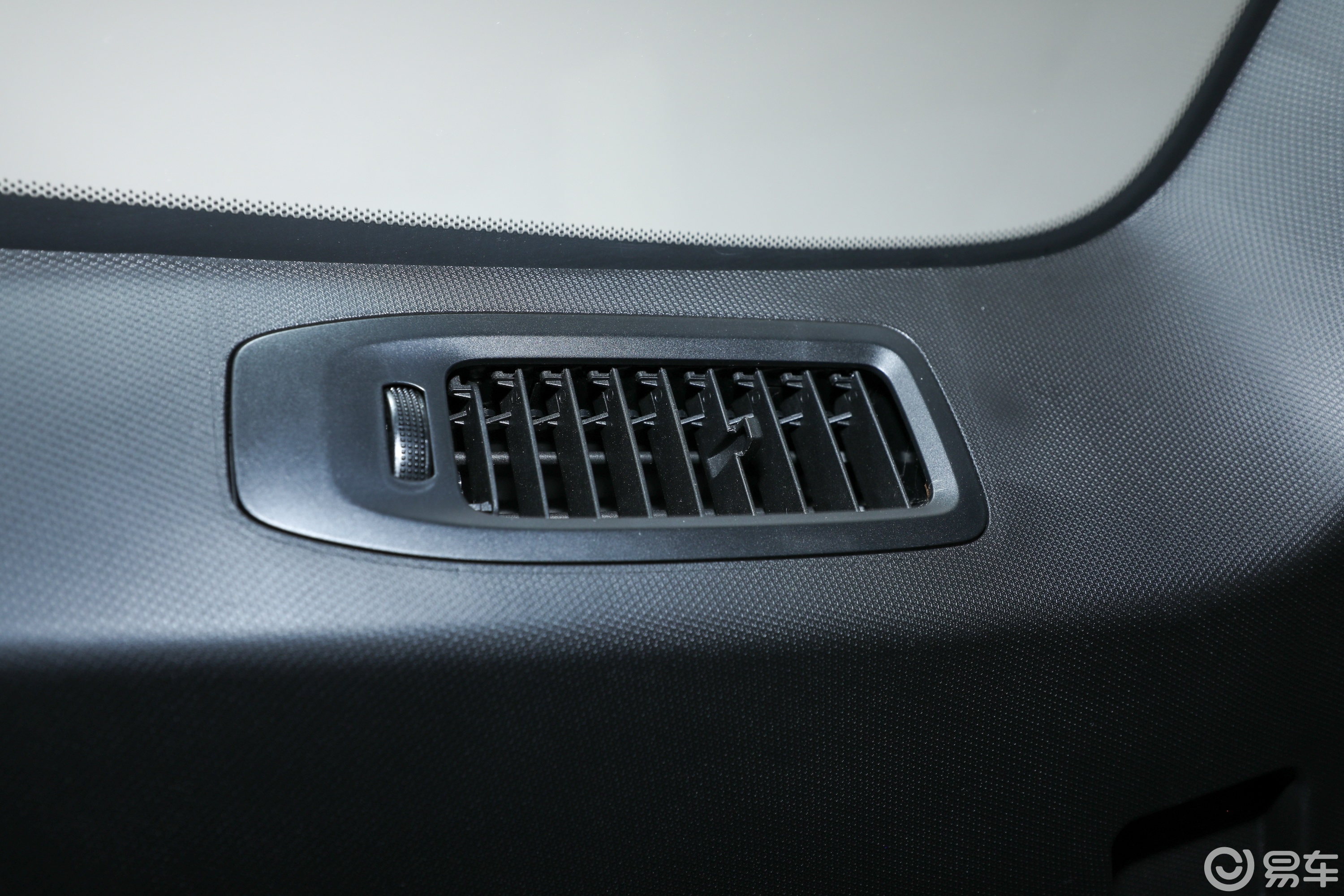 【豪越L2.0T 旗舰型第三排空调出风口图片-汽车图片大全】-易车