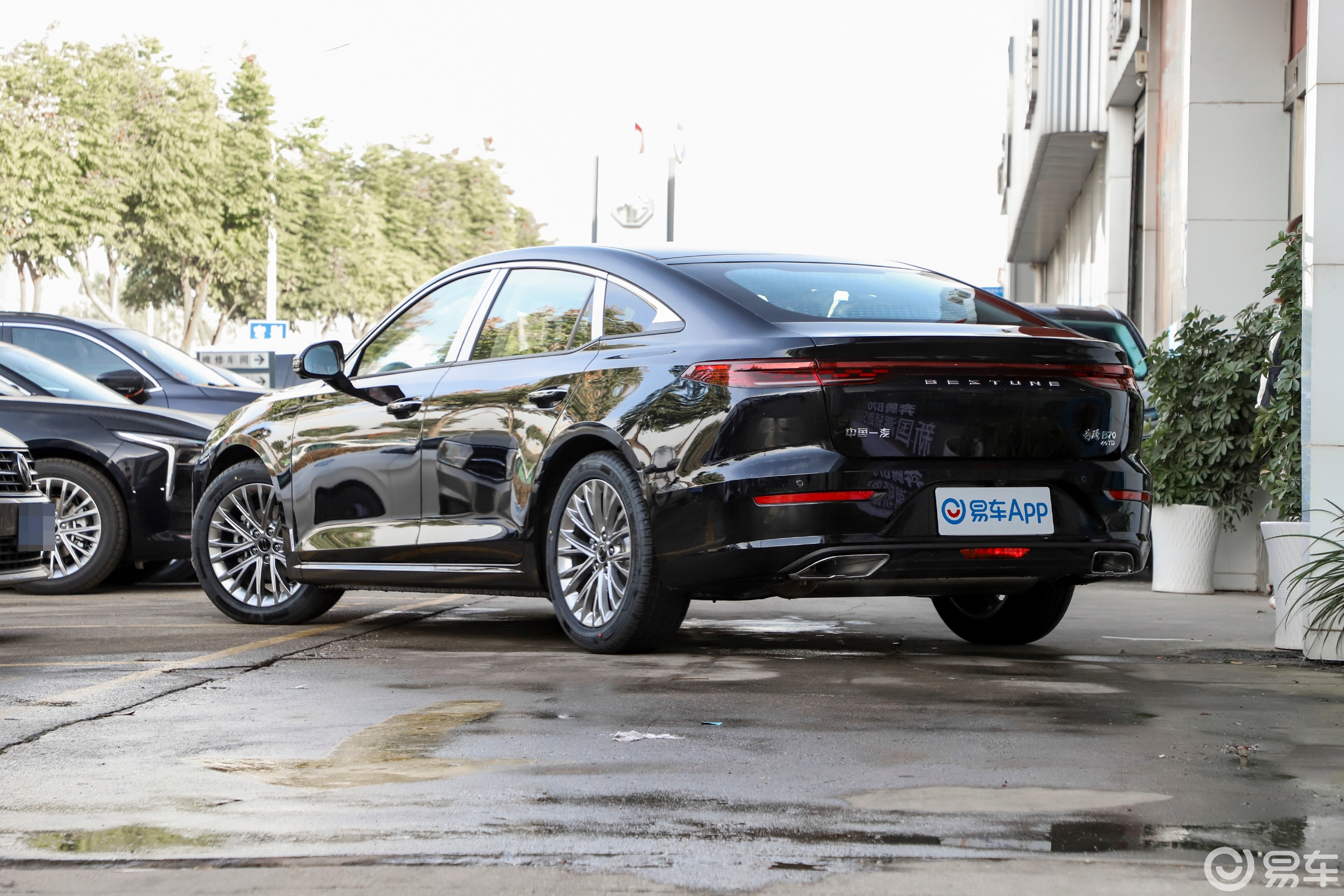 【奔腾B70第四代 2.0T 领御版侧后45度车头向左水平图片-汽车图片大全】-易车