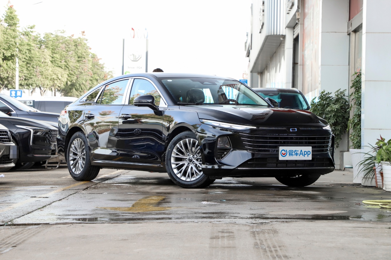 【奔腾B70第四代 2.0T 领御型侧前45度车头向右水平图片-汽车图片大全】-易车