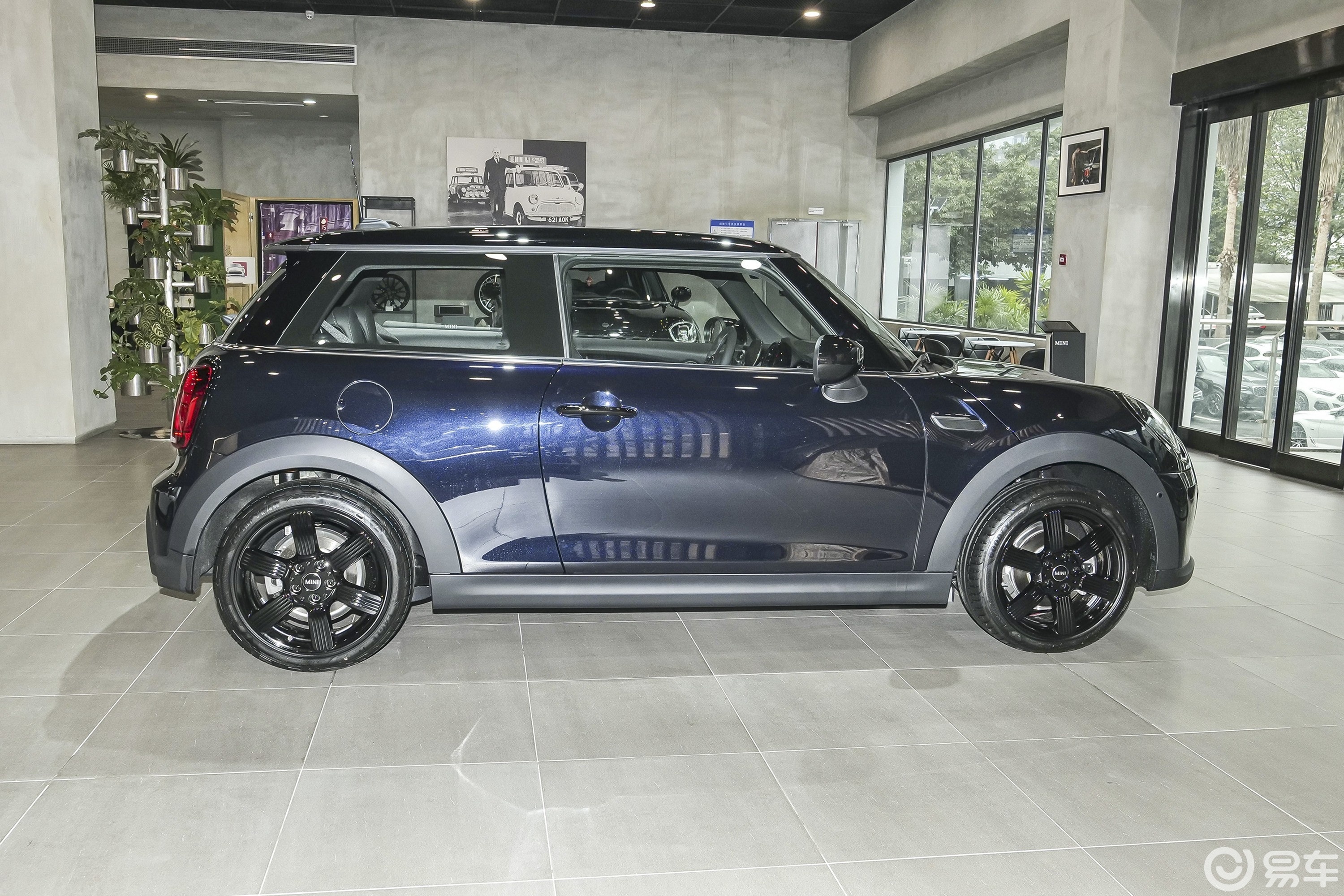 【MINI1.5T COOPER 紫夜出逃特别版正侧车头向右水平图片-汽车图片大全】-易车