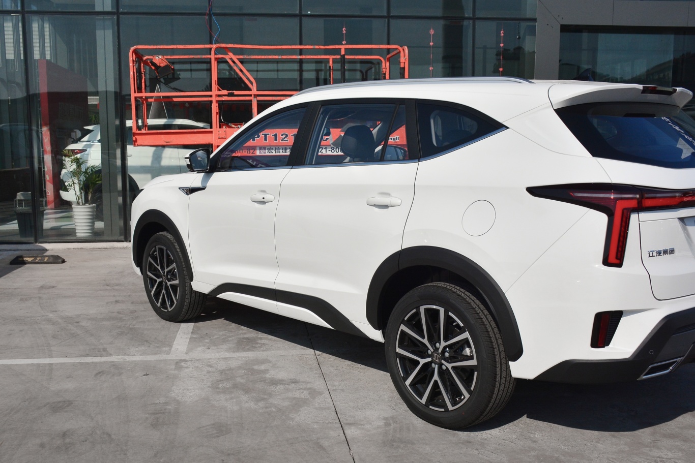 【思皓X8 PLUS1.5T 双离合尊享版 7座外观细节图片-汽车图片大全】-易车