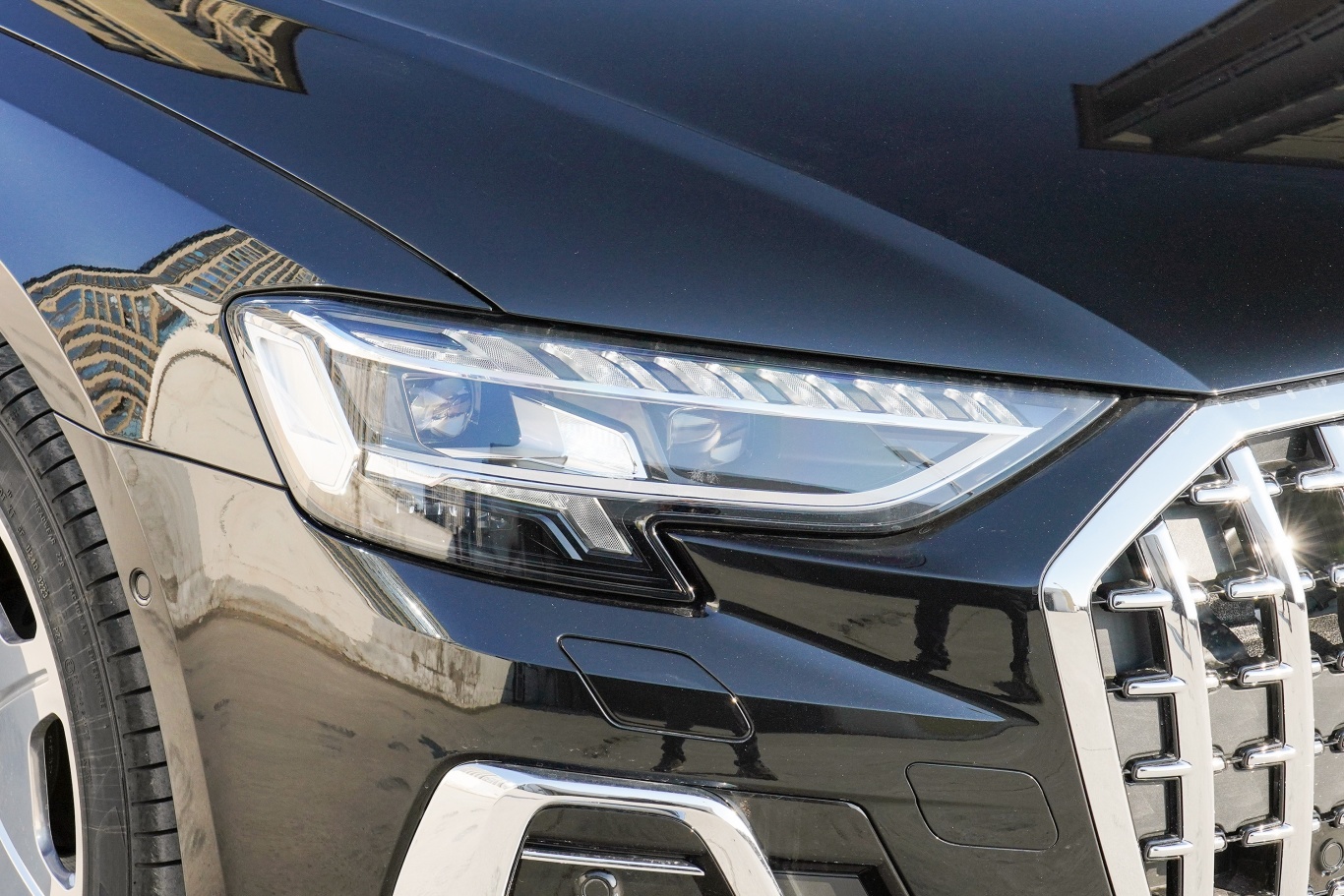 【奥迪A8A8L Horch创始人版 55 TFSI 经典型大灯侧45度俯拍图片-汽车图片大全】-易车