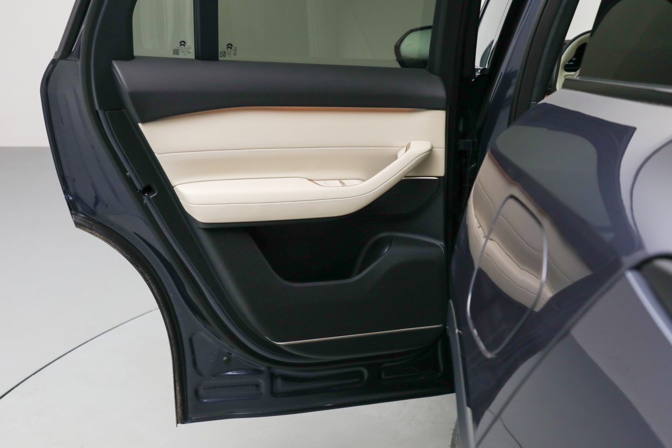 【蔚来ES6490km 75kWh后排功能图片-汽车图片大全】-易车