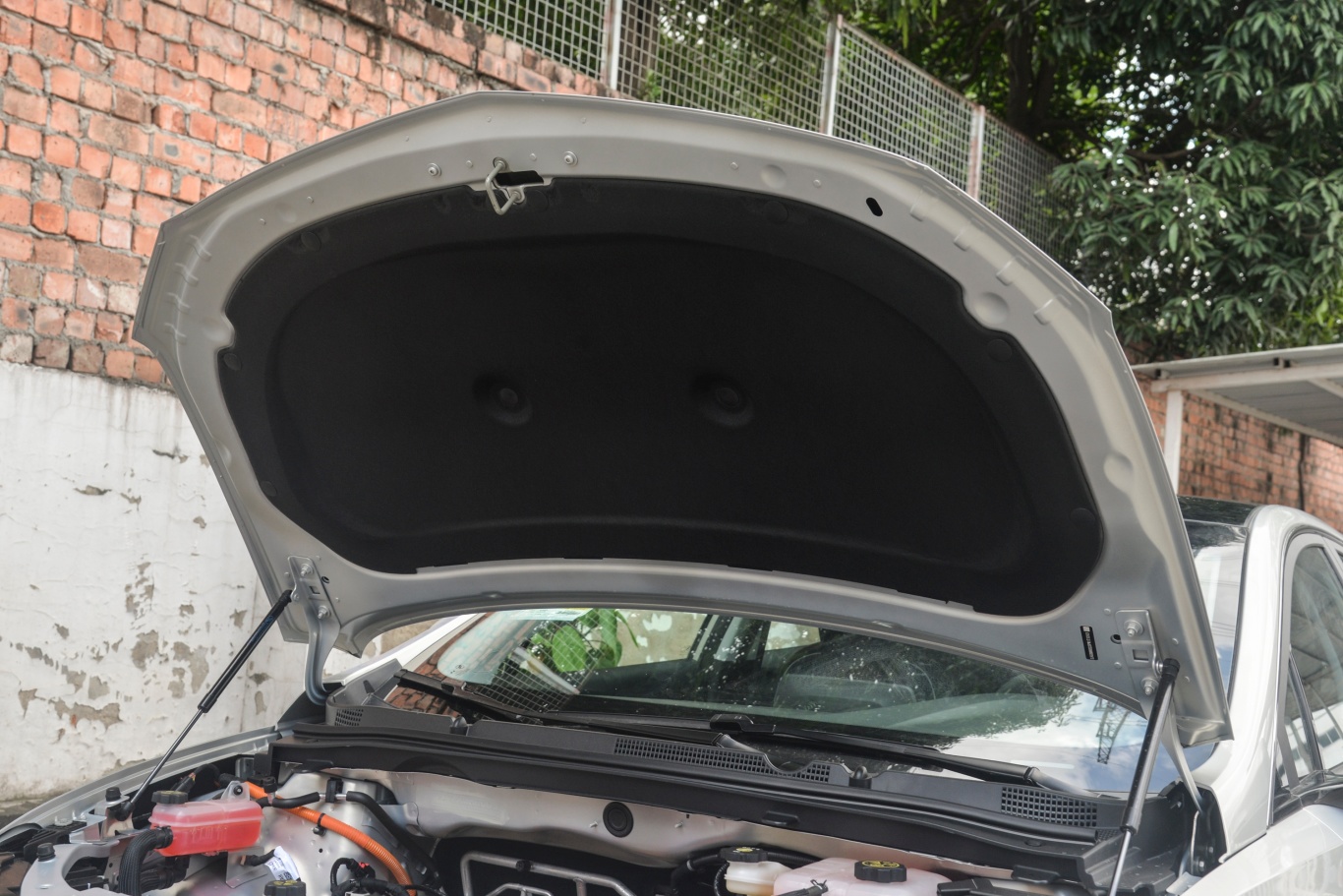 【微蓝VELITE 6 纯电动430km 越享版发动机舱盖内侧图片-汽车图片大全】-易车