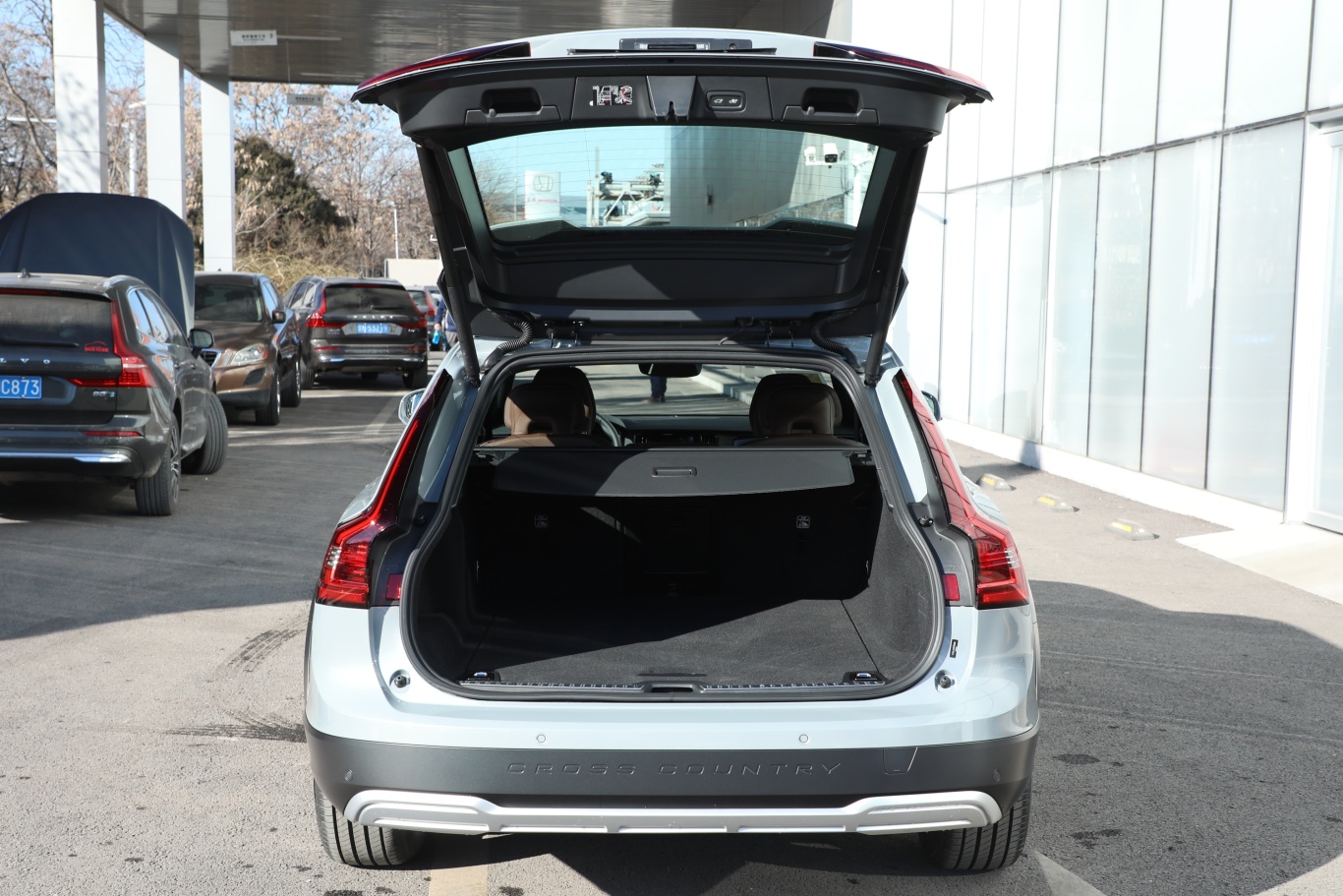 【沃尔沃V90Cross Country B5 智远版后备厢图片-汽车图片大全】-易车